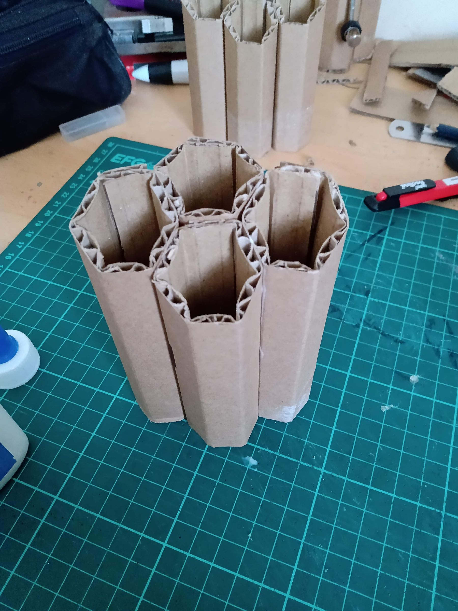 Cardboard Desk Tidy : 10 Steps (with Pictures) - Instructables