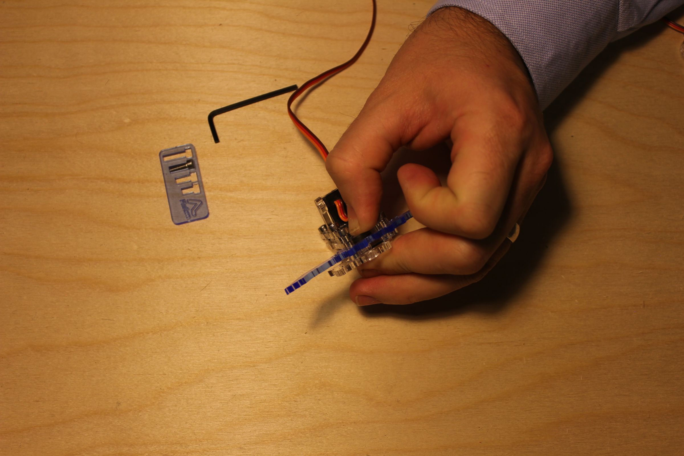 MeArm V1.1 - Tiny Open Source Robot Arm : 18 Steps (with Pictures) - Instructables