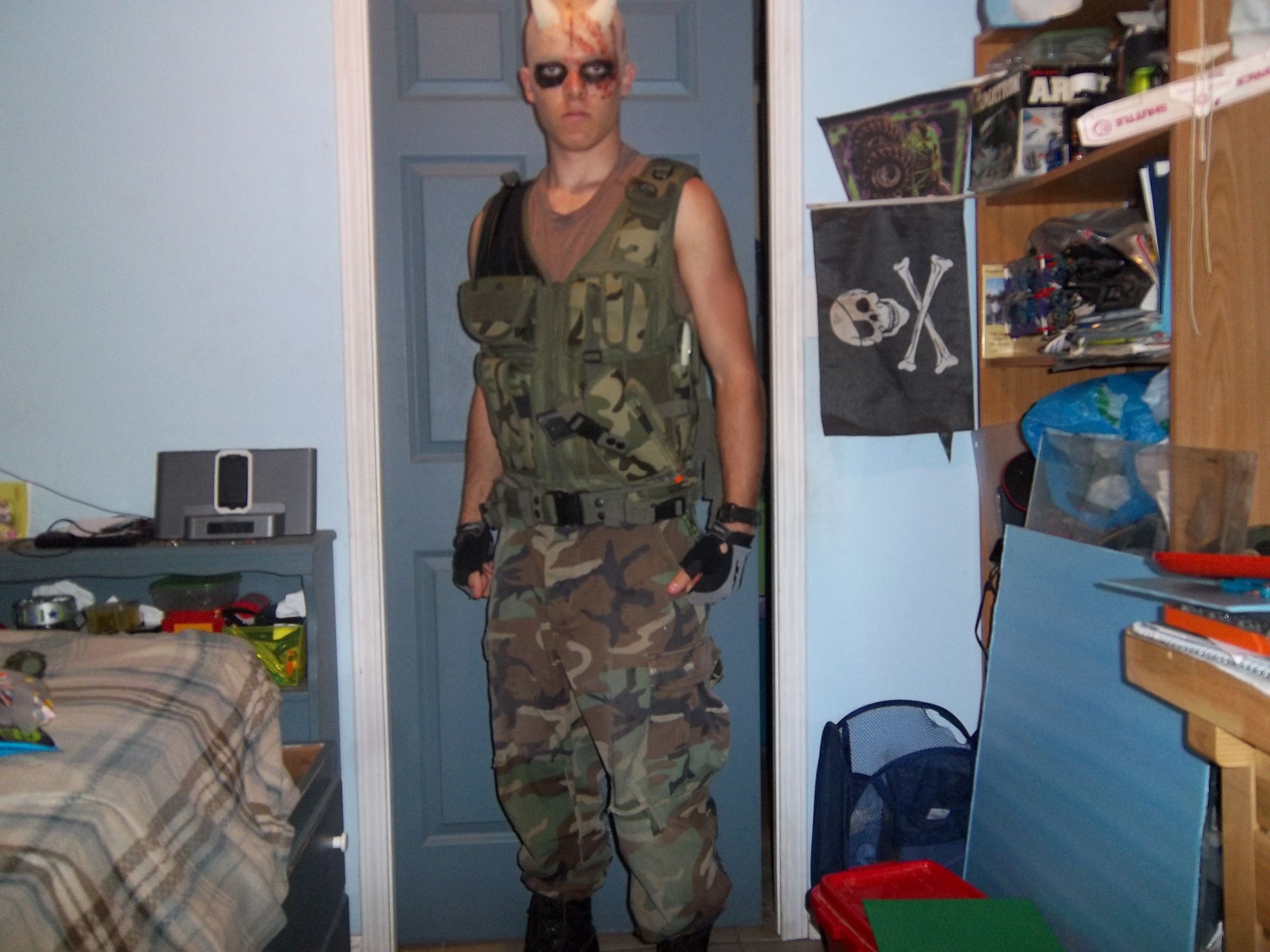 How to Be KnuckleHead the Mascot From Five Finger Death Punch : 4 Steps ...