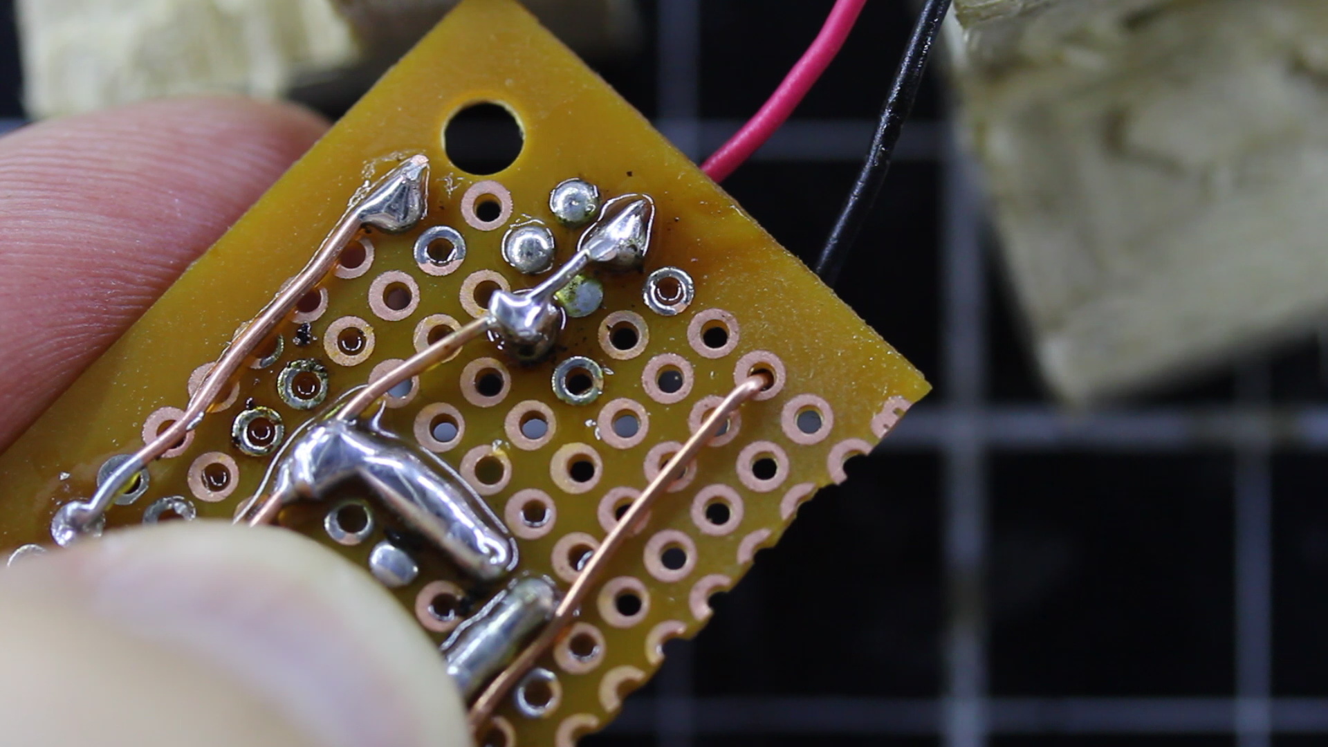 Easy Joule Thief Circuit : 10 Steps (with Pictures) - Instructables