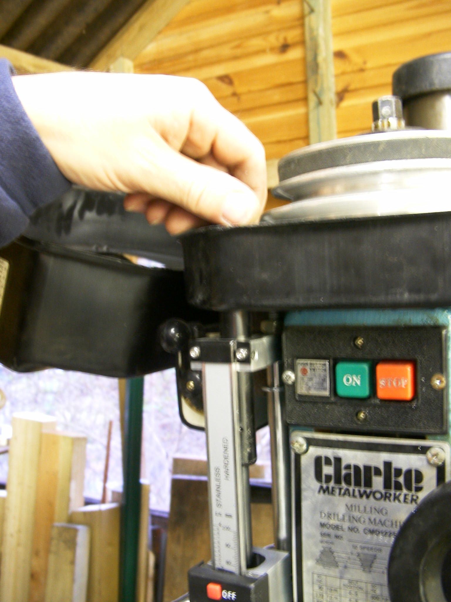 Milling Machine Quill DRO and Backlash Eliminator! : 7 Steps (with ...