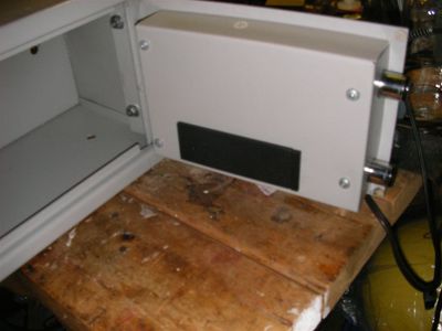 Crack and Reset an Electronic Safe : 3 Steps - Instructables