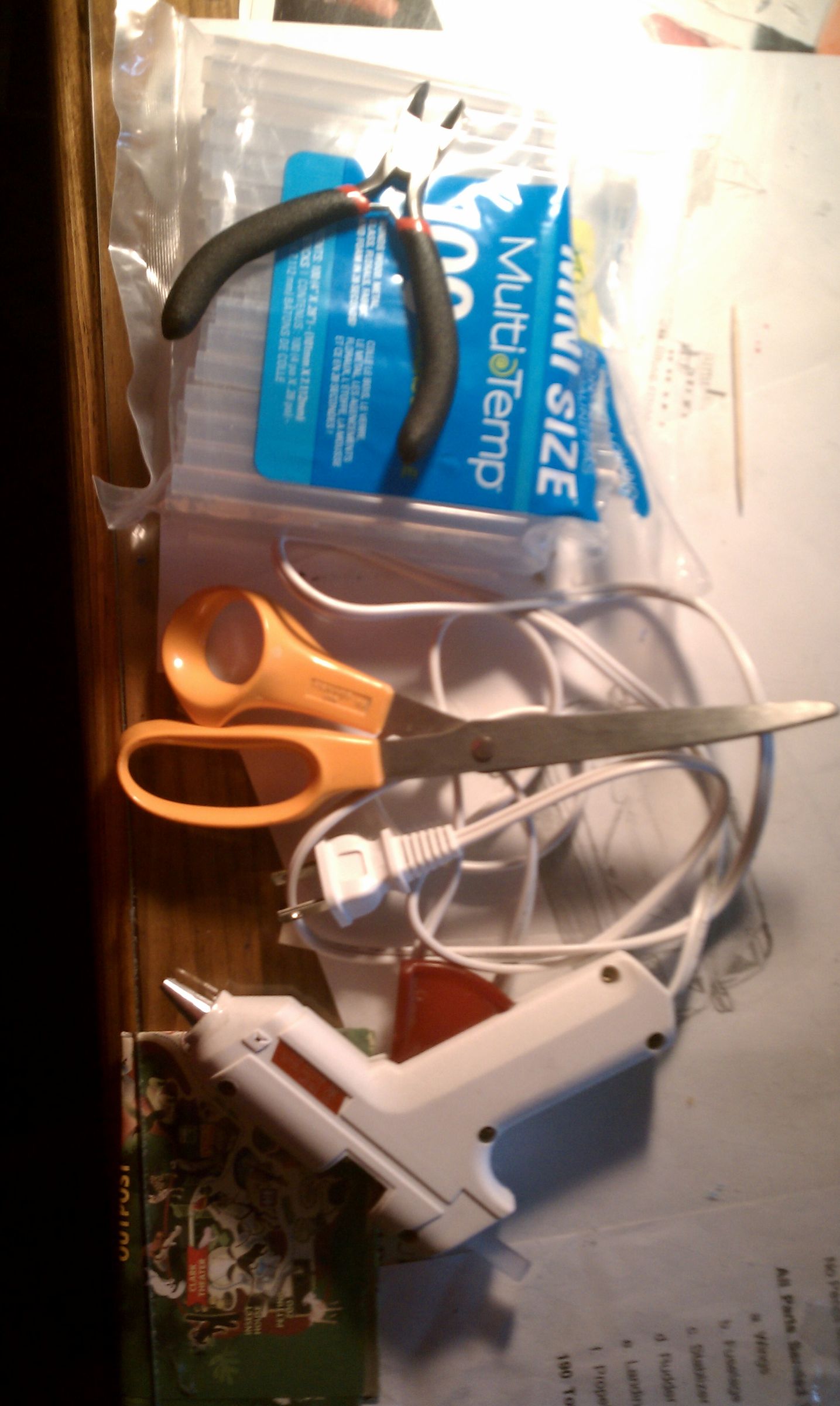 The Simplest, House Hold Objects, Robot! : 8 Steps - Instructables