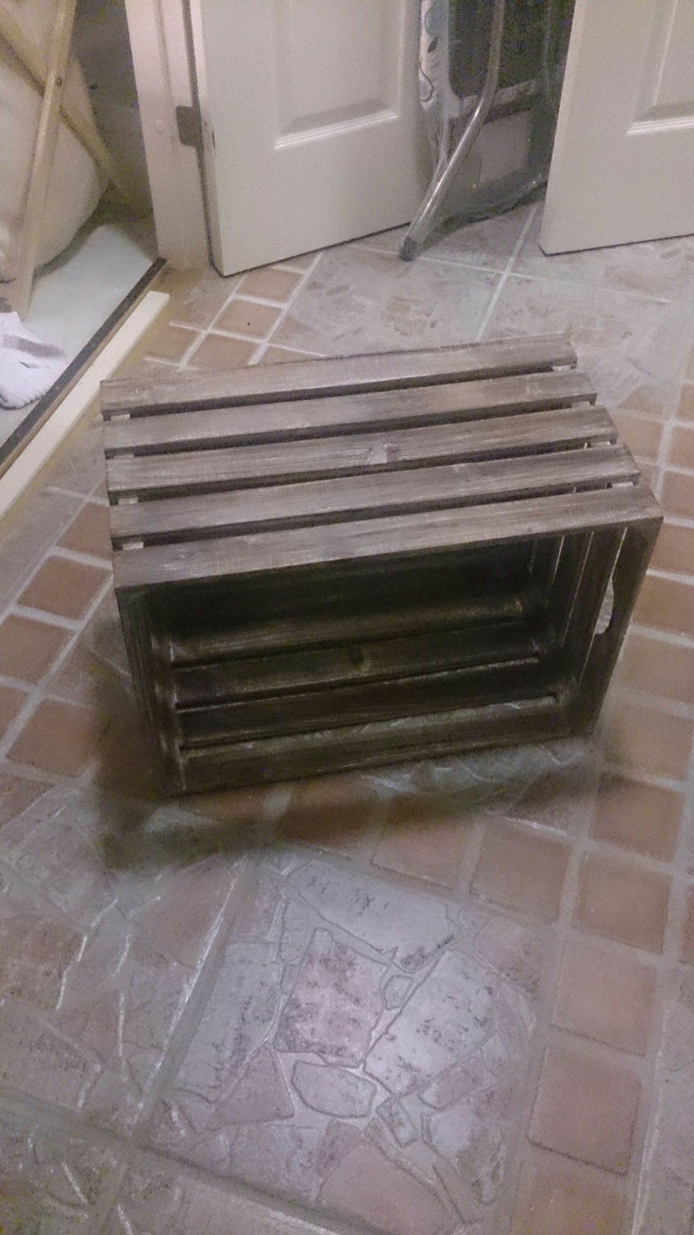 Apple Crate Coffee Table : 8 Steps (with Pictures) - Instructables