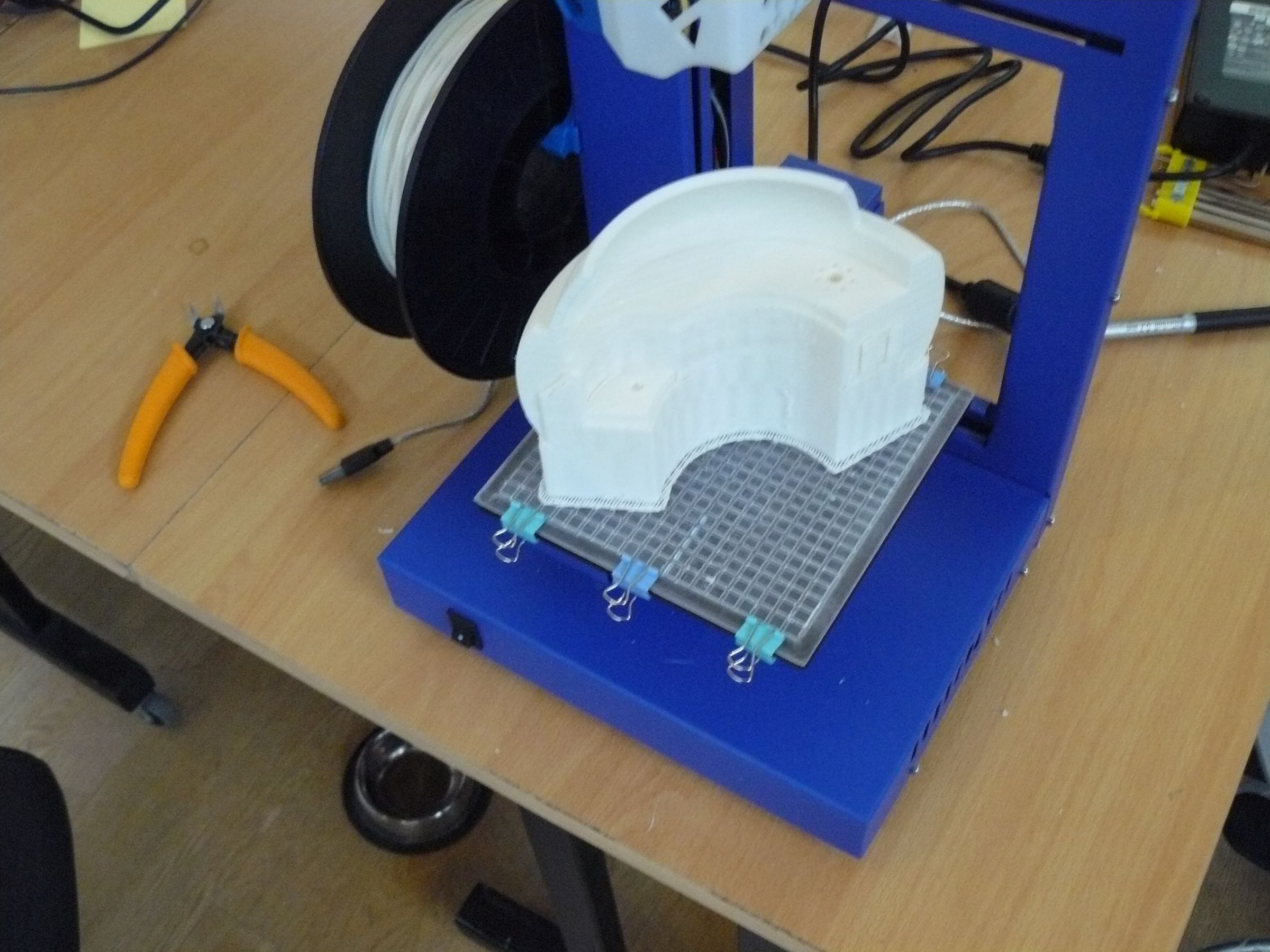 A Fully 3D Printable GlaDOS Robotic Ceiling Arm Lamp : 11 Steps (with ...