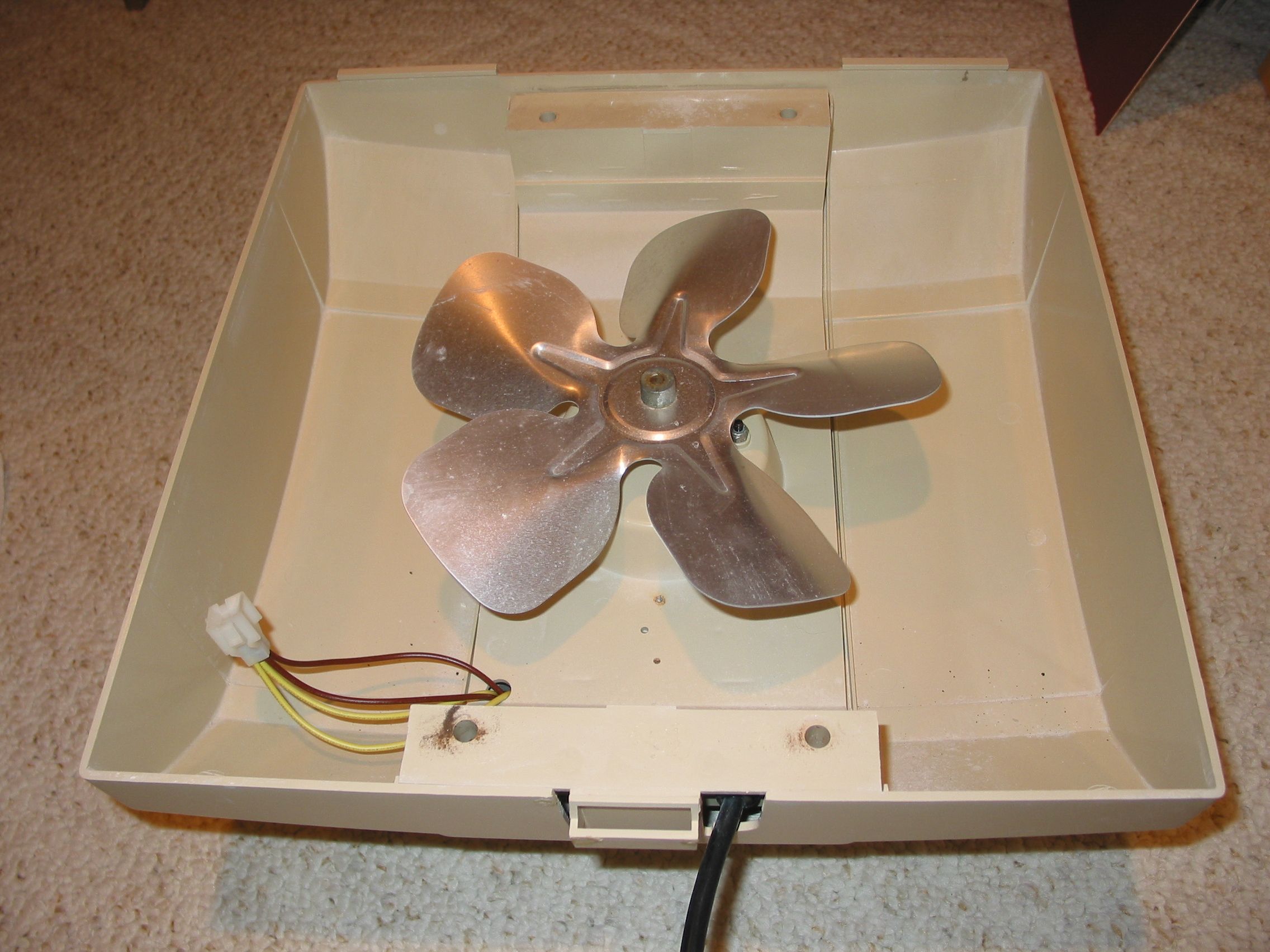 Troubleshoot and Repair a Furnace Mounted Humidifier : 4 Steps ...