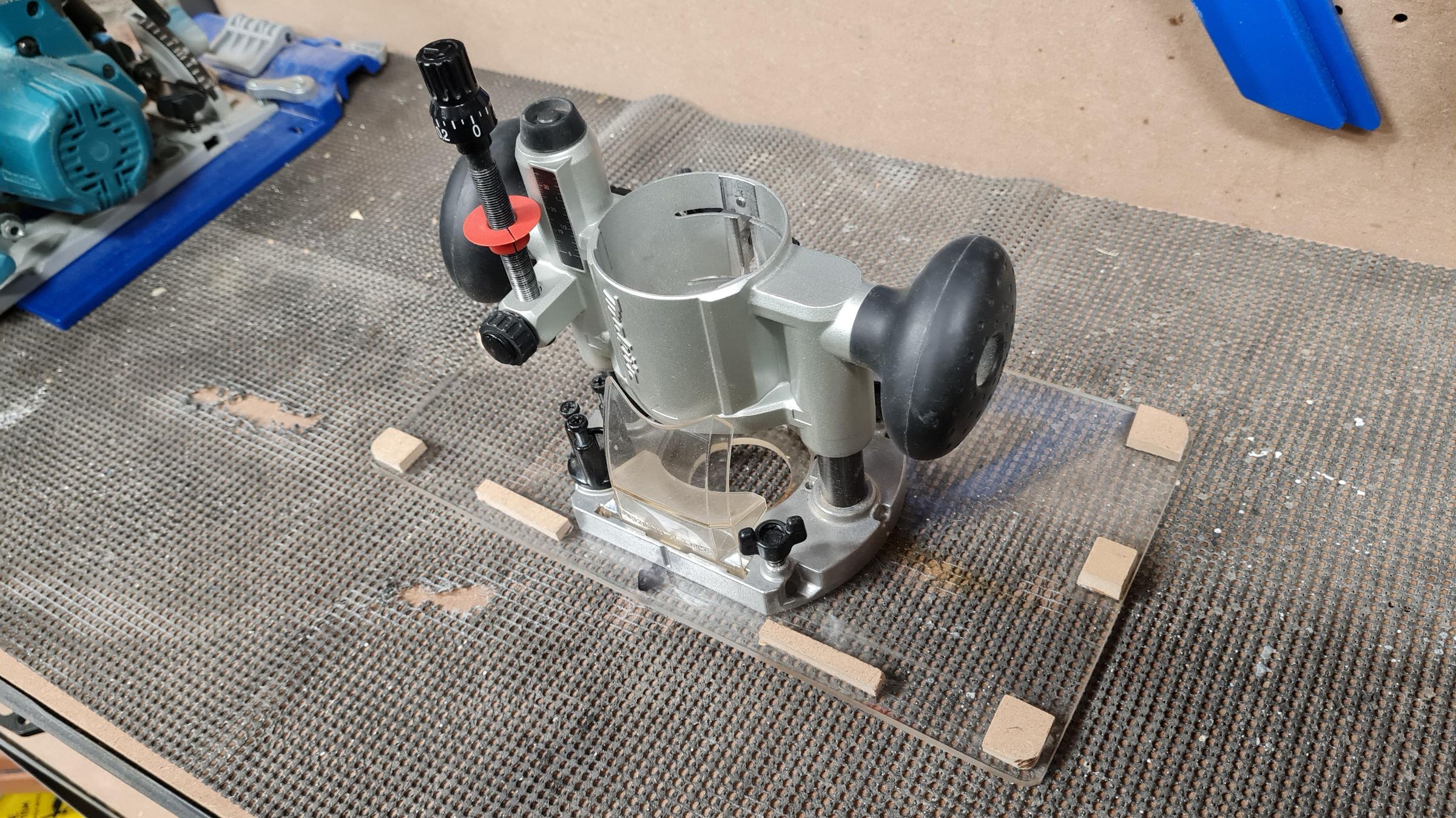 5 Simple and Essential Power Tool Woodworking Jigs : 6 Steps (with ...