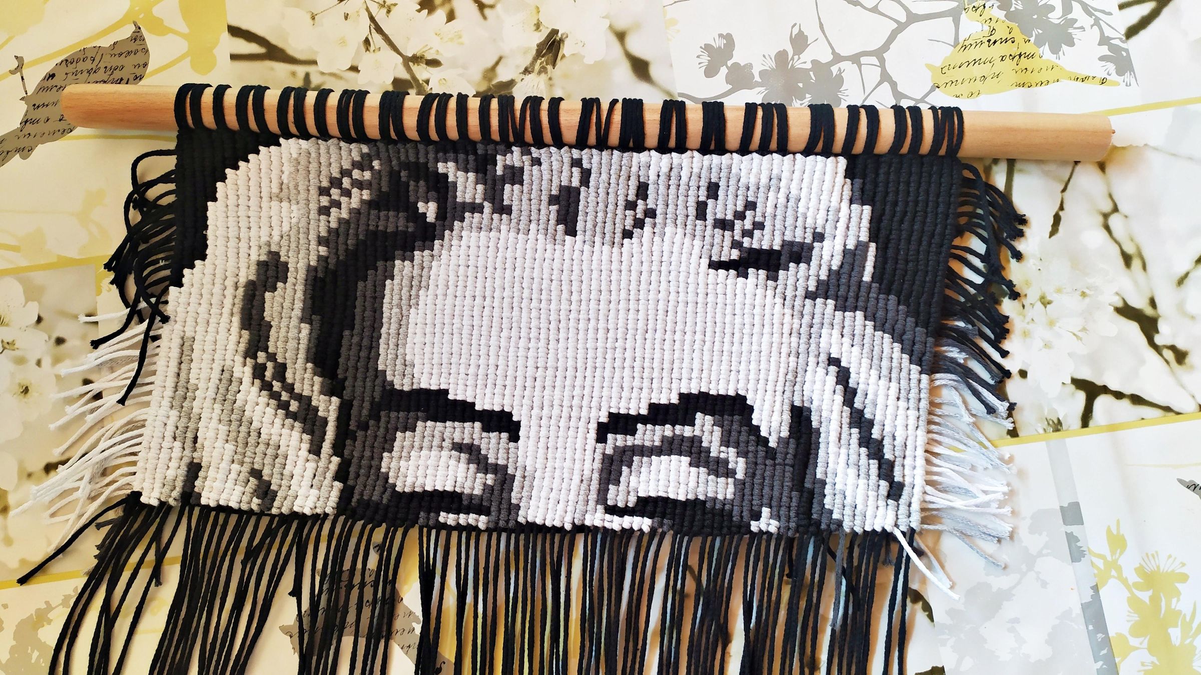 How to Make a Macrame Portrait Wall Hanging : 12 Steps (with Pictures ...