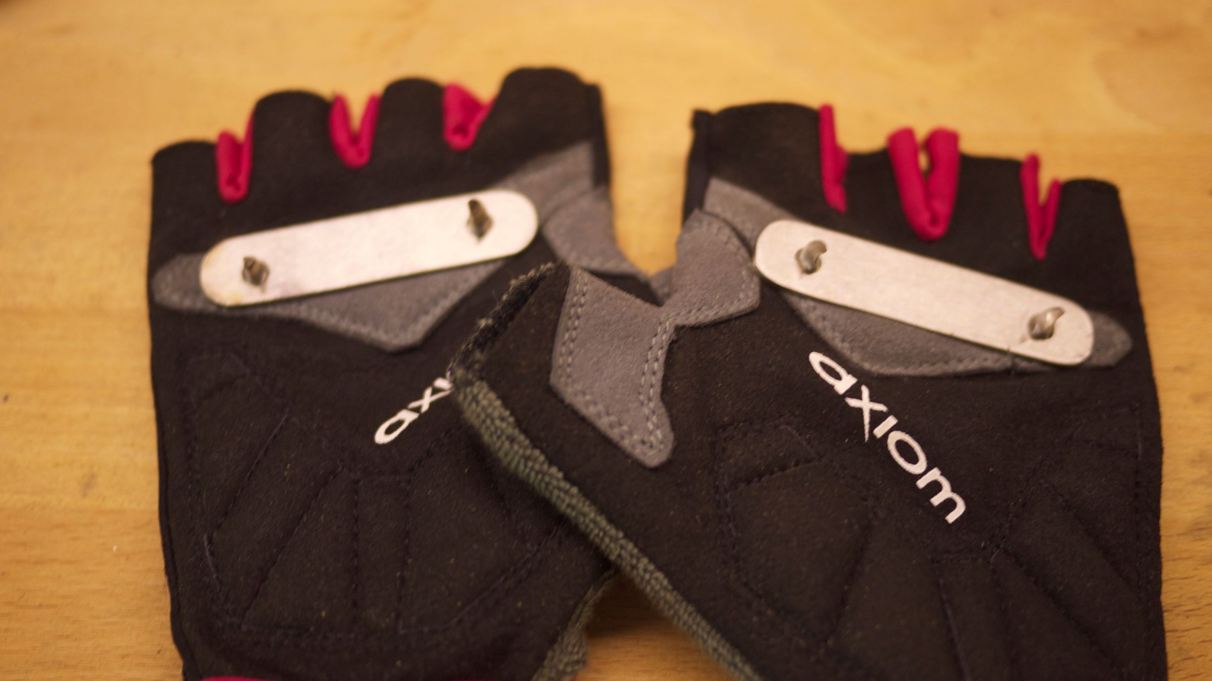 Anti-Rape Gloves : 15 Steps (with Pictures) - Instructables