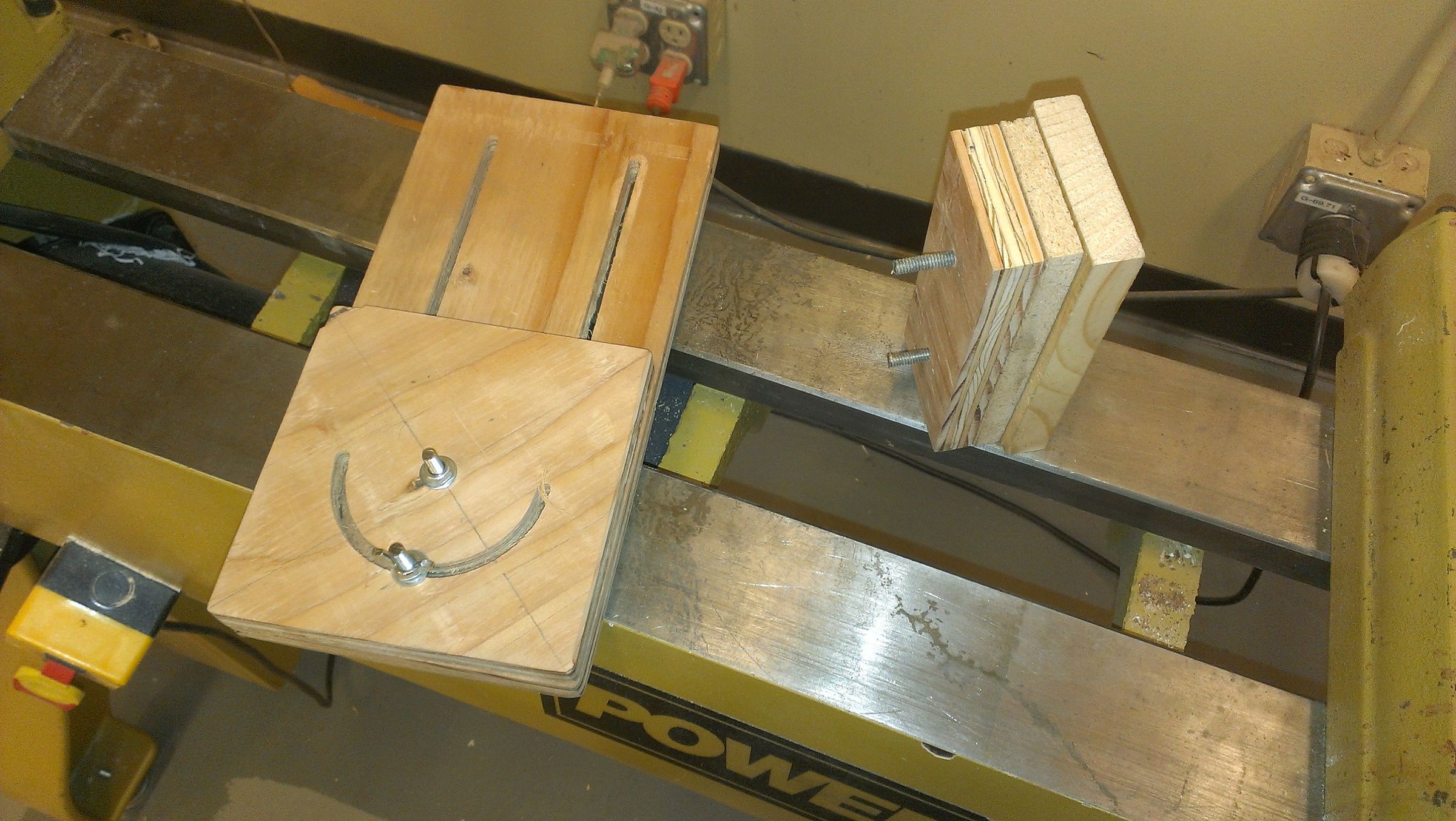 Router Jig for Flutes on Wood Lathe : 4 Steps (with Pictures ...