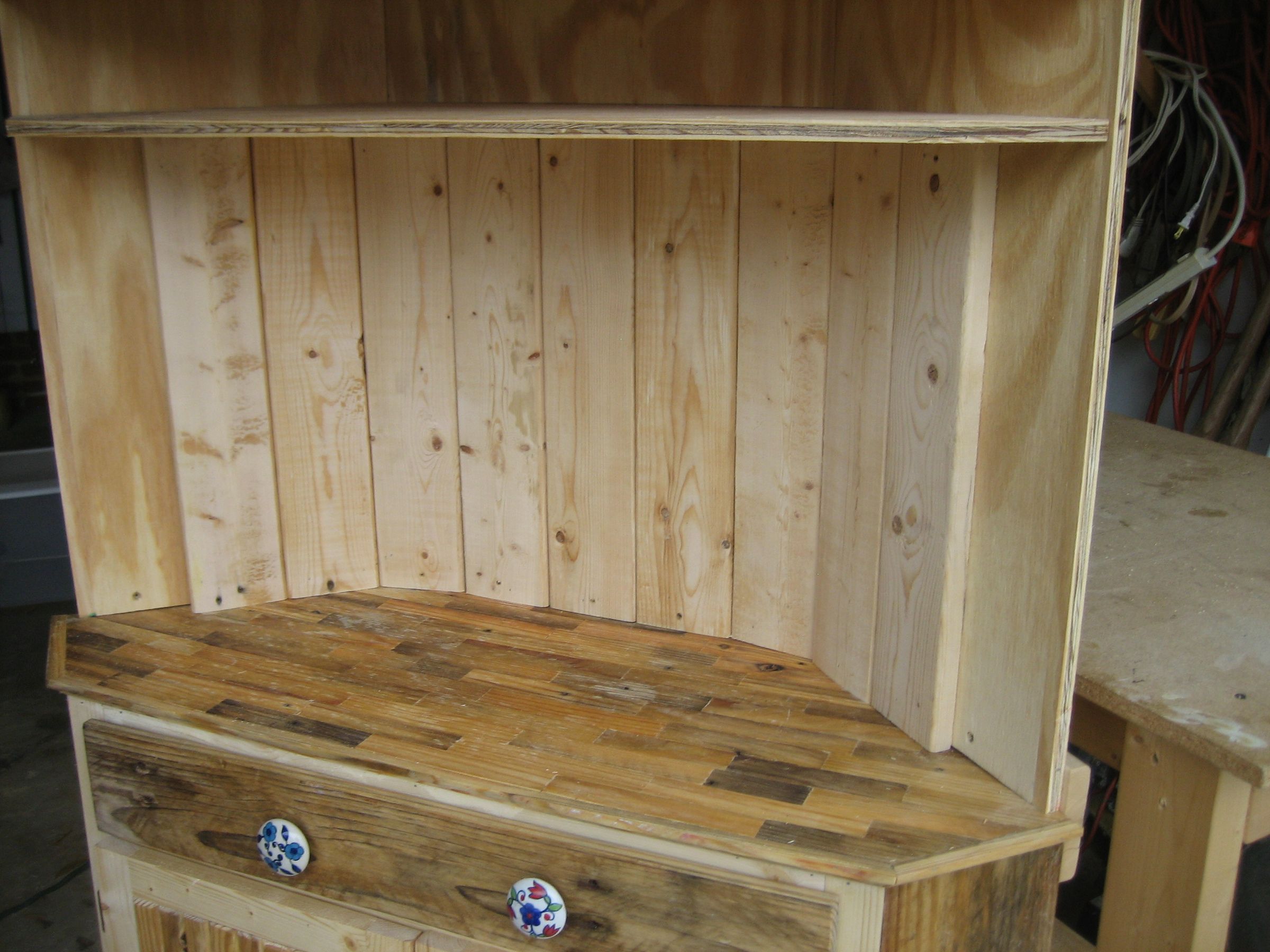KITCHEN CORNER HUTCH : 18 Steps (with Pictures) - Instructables