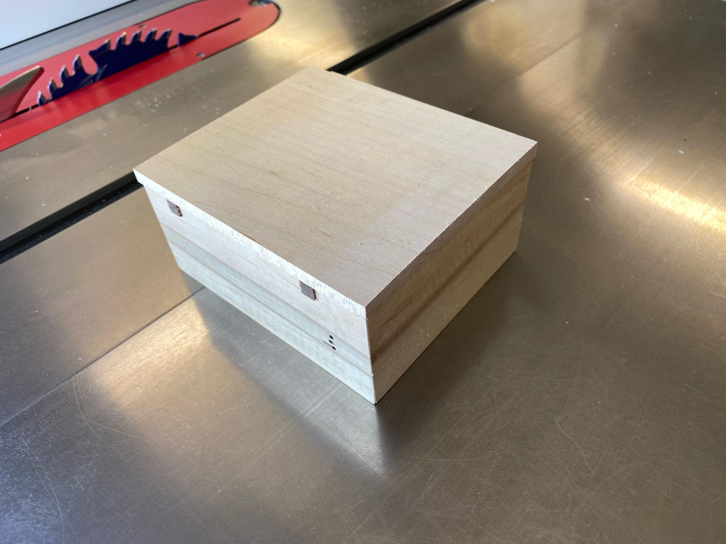 A Novel Way to Set a Box Lid : 7 Steps (with Pictures) - Instructables