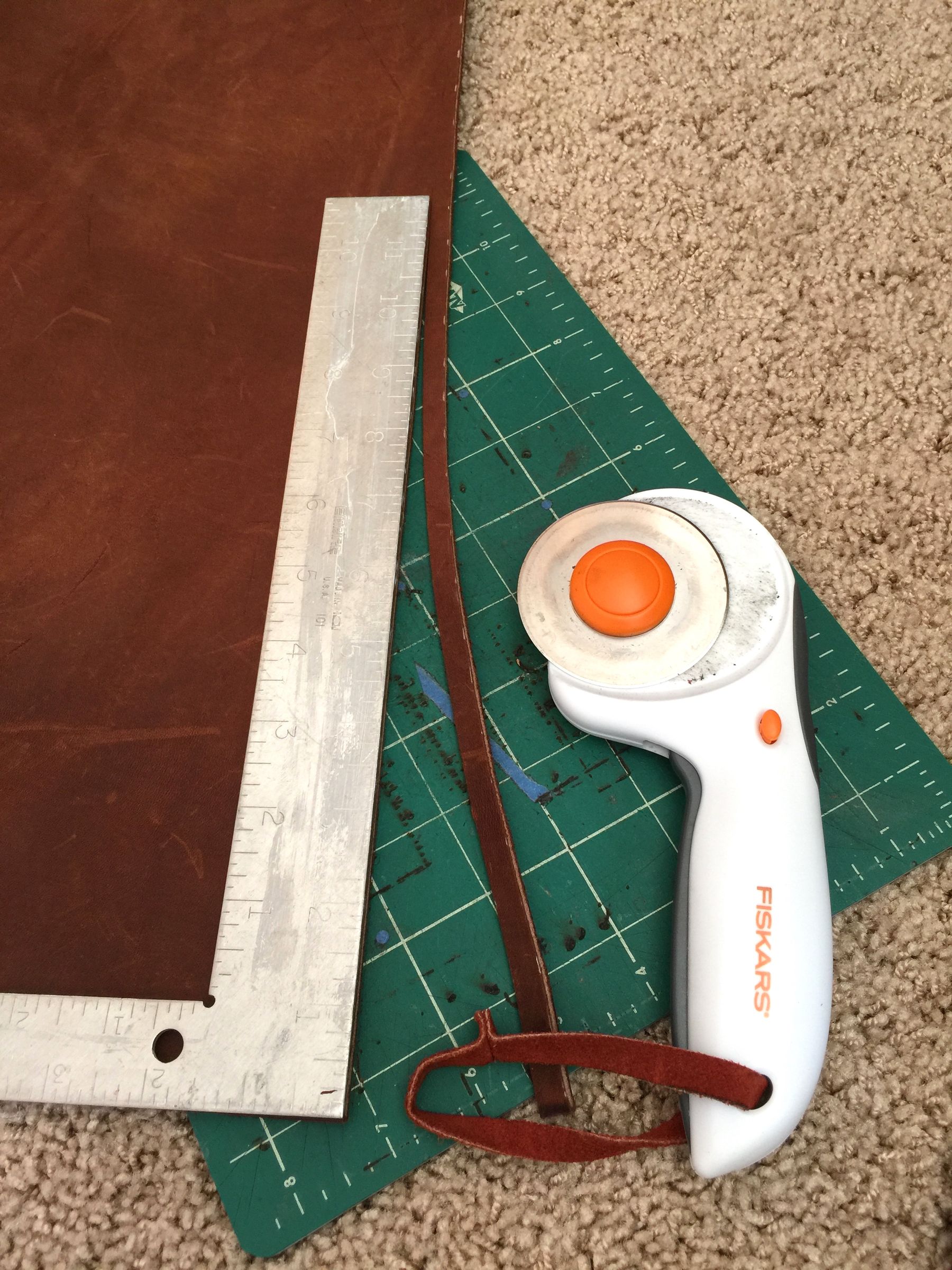 How to Make a Leather Water Bottle Holder / Holster : 5 Steps (with ...