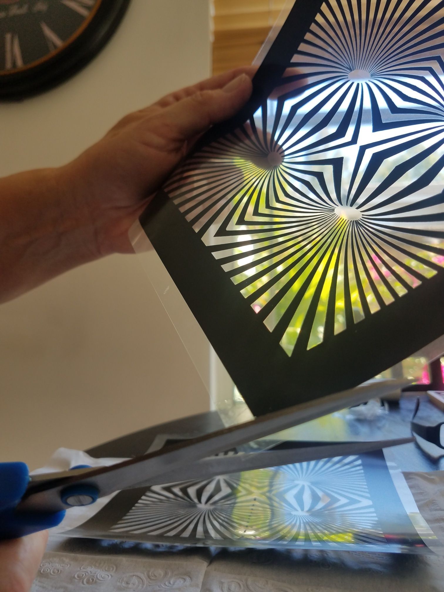 Psychedelic 70s Motion Lamp : 8 Steps (with Pictures) - Instructables