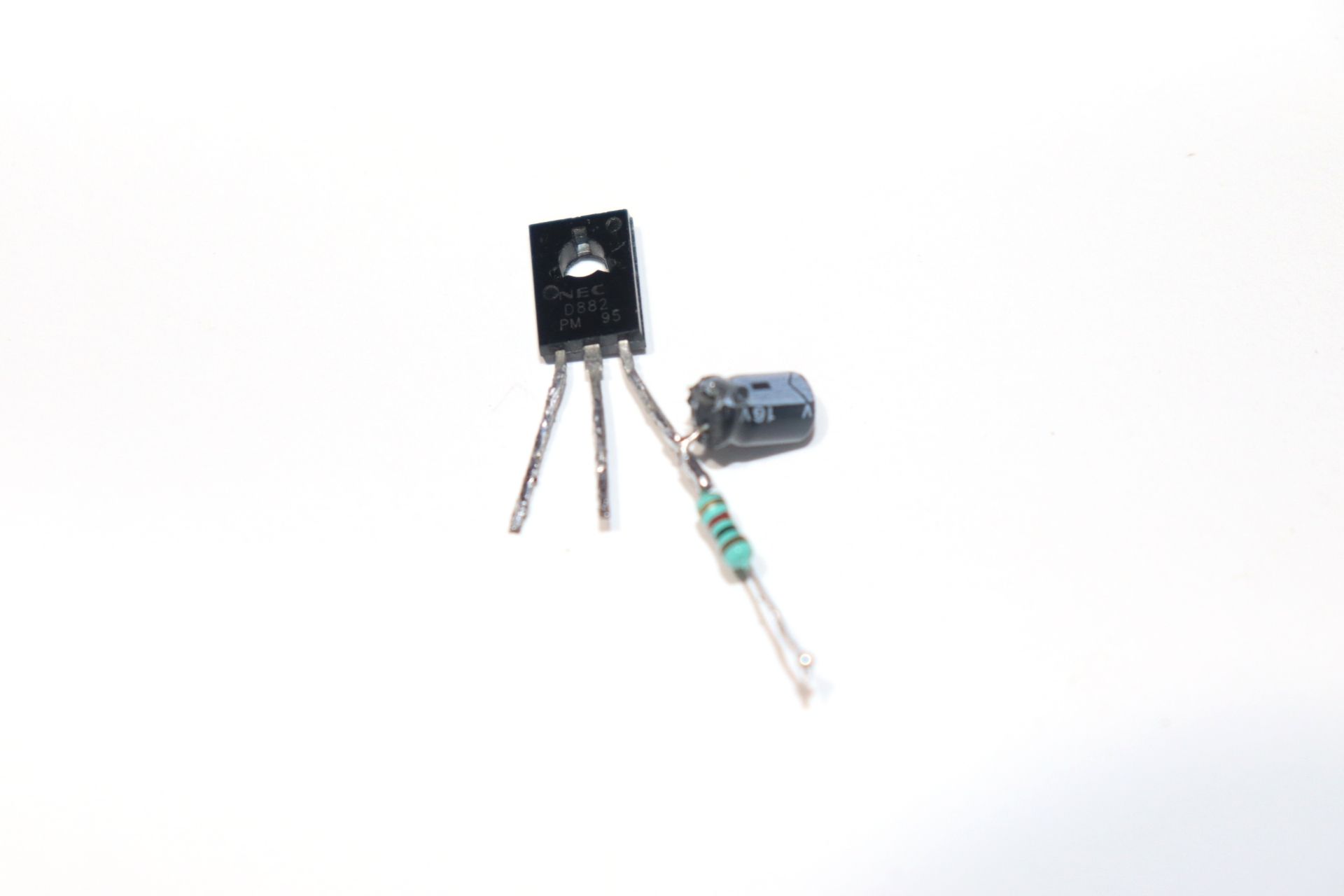 How to Make Audio Amplifier Using D882 Transistor : 8 Steps - Instructables