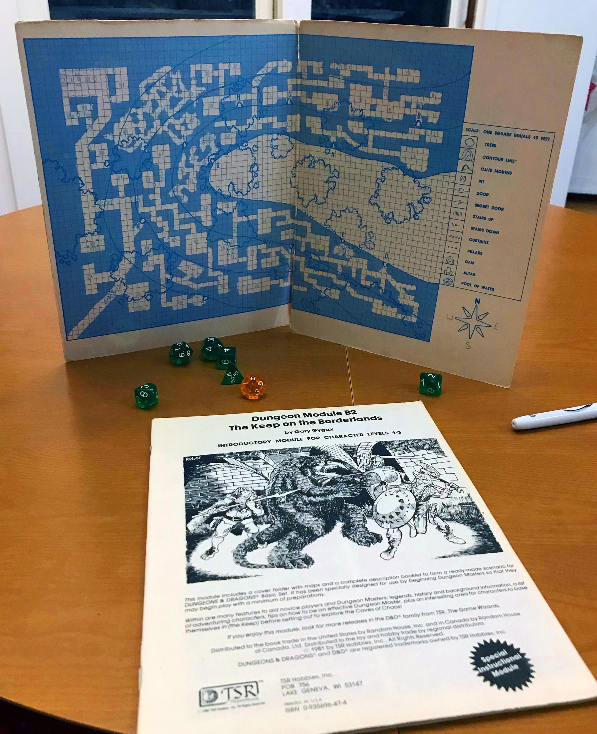 Custom DM Screen : 13 Steps (with Pictures) - Instructables