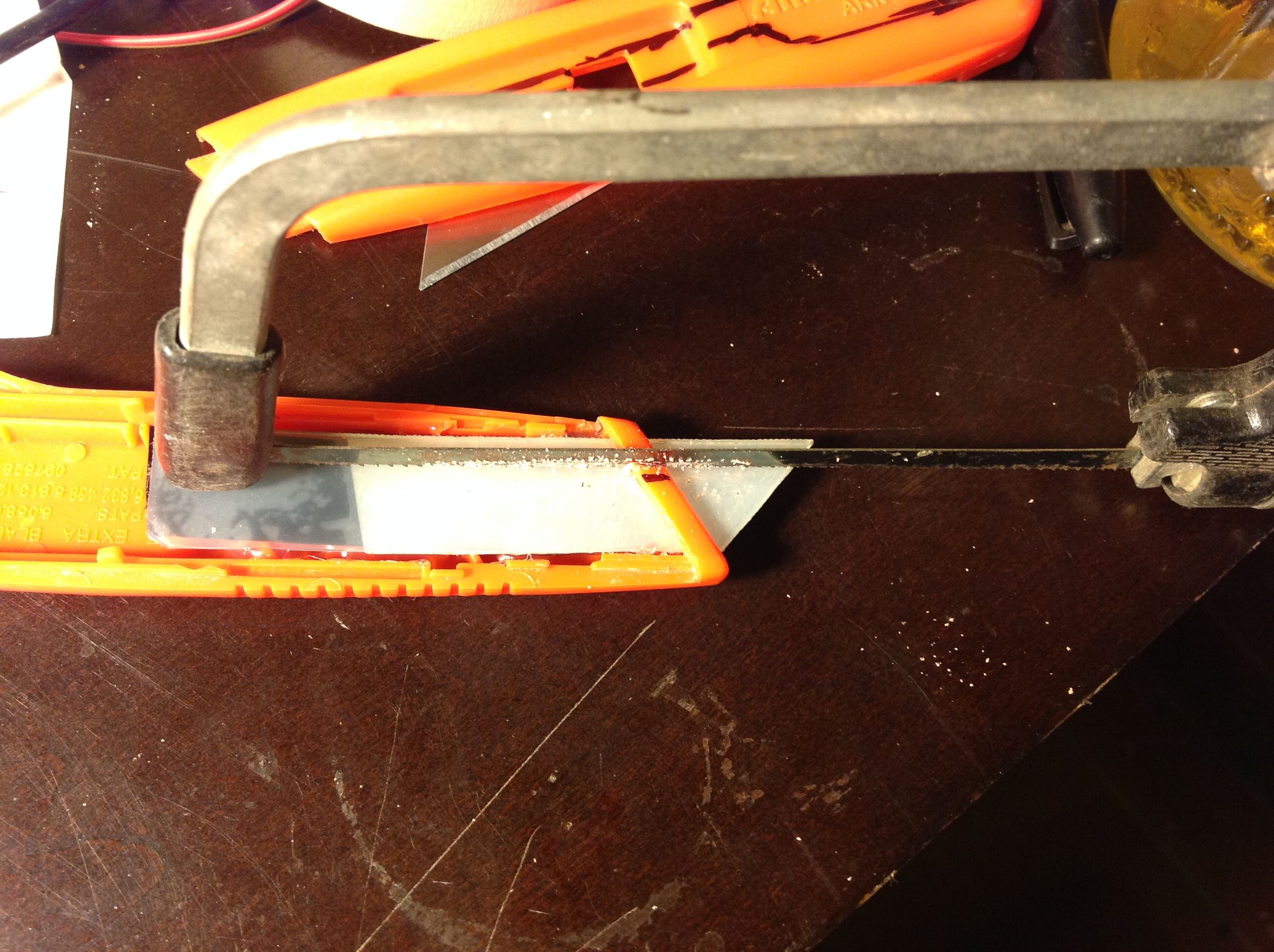 Blood Squirting Box Cutter Prop : 11 Steps (with Pictures) - Instructables