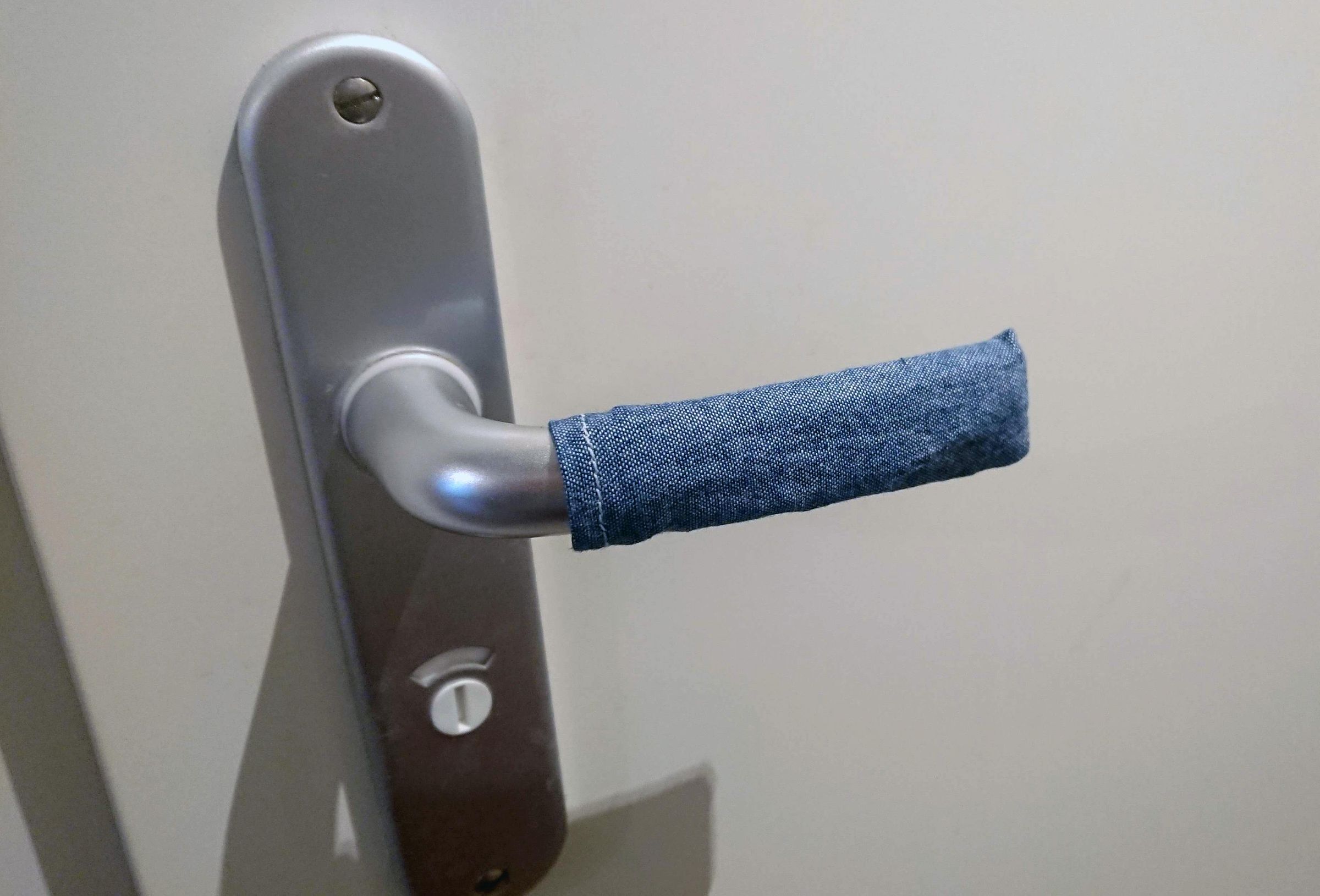 Easy Fabric Door Handle Cover : 6 Steps (with Pictures) - Instructables