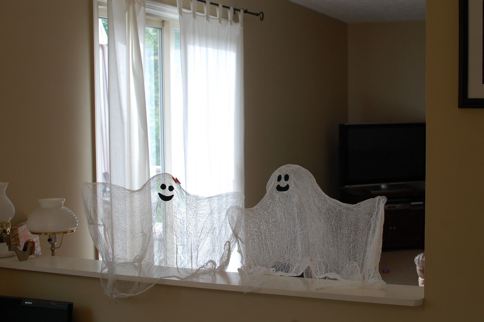 Floating Ghost!!! Low Cost Easy to Make!!!! : 3 Steps - Instructables