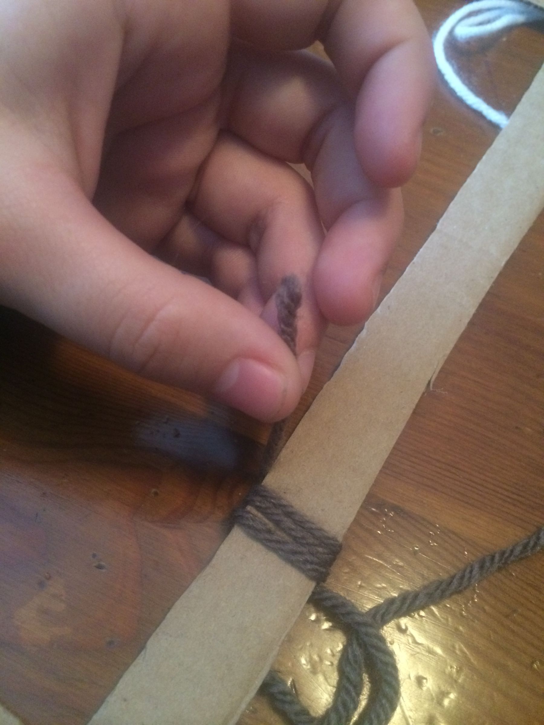 Cheap and Easy Yarn Picture Frame : 6 Steps - Instructables