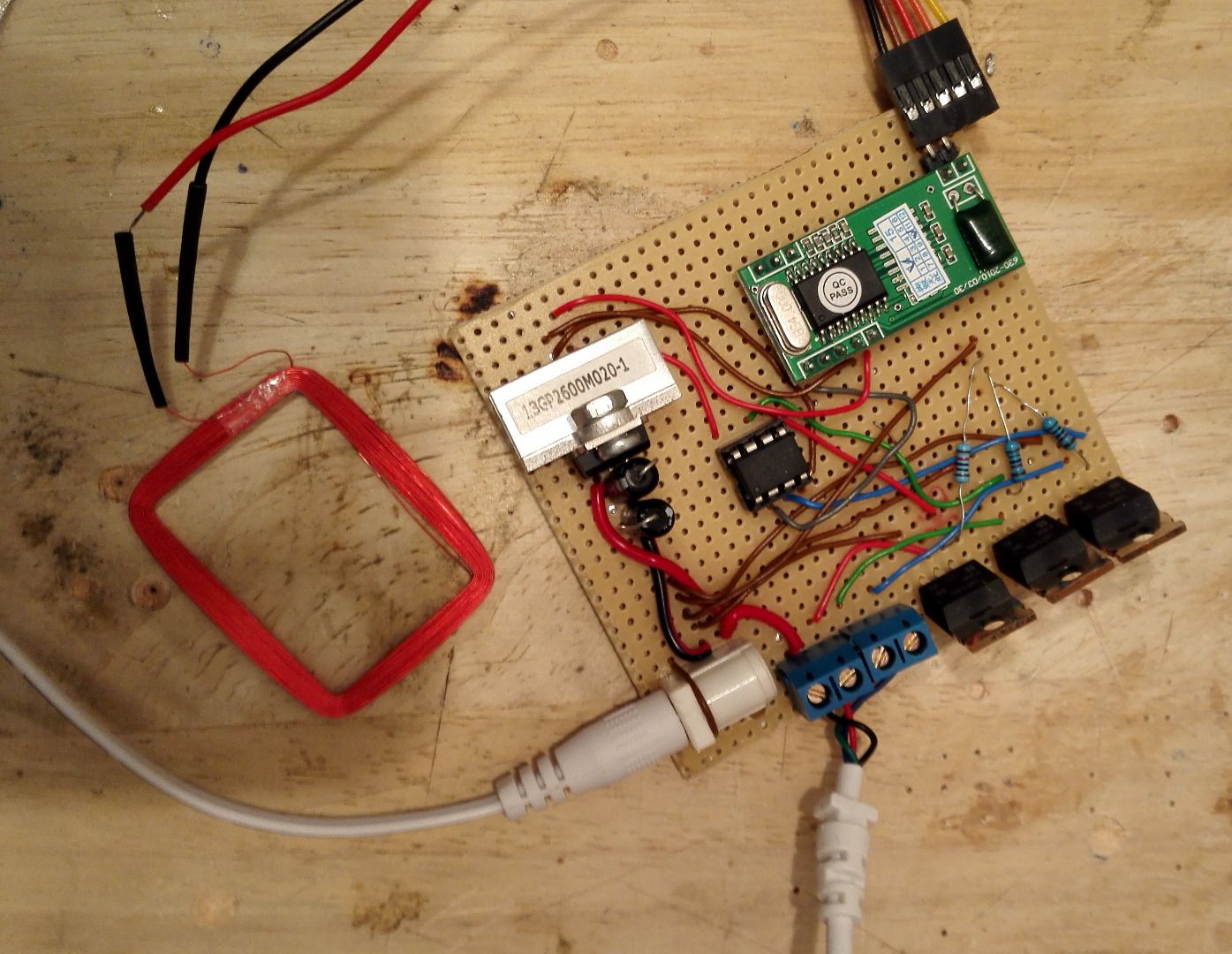 RGB - Led Strip 12 V Controlled by an ATtiny85 With an 125Khz RFID ...