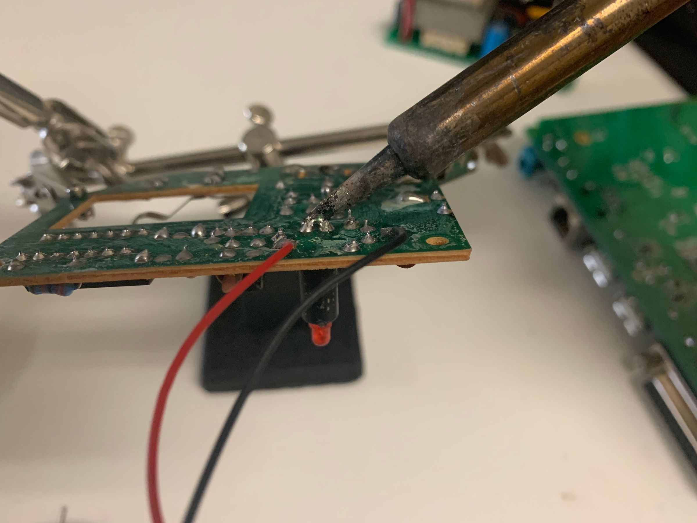 How to Safely Desolder Electronic Components for Reuse : 9 Steps (with ...