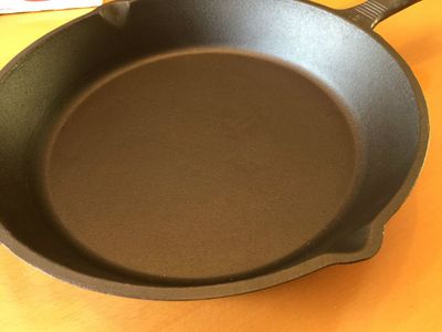 Sanding and Polishing - Cast Iron Skillet Cookware : 16 Steps (with ...