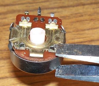 How to Clean the Controls on Your Amplifier : 10 Steps (with Pictures ...