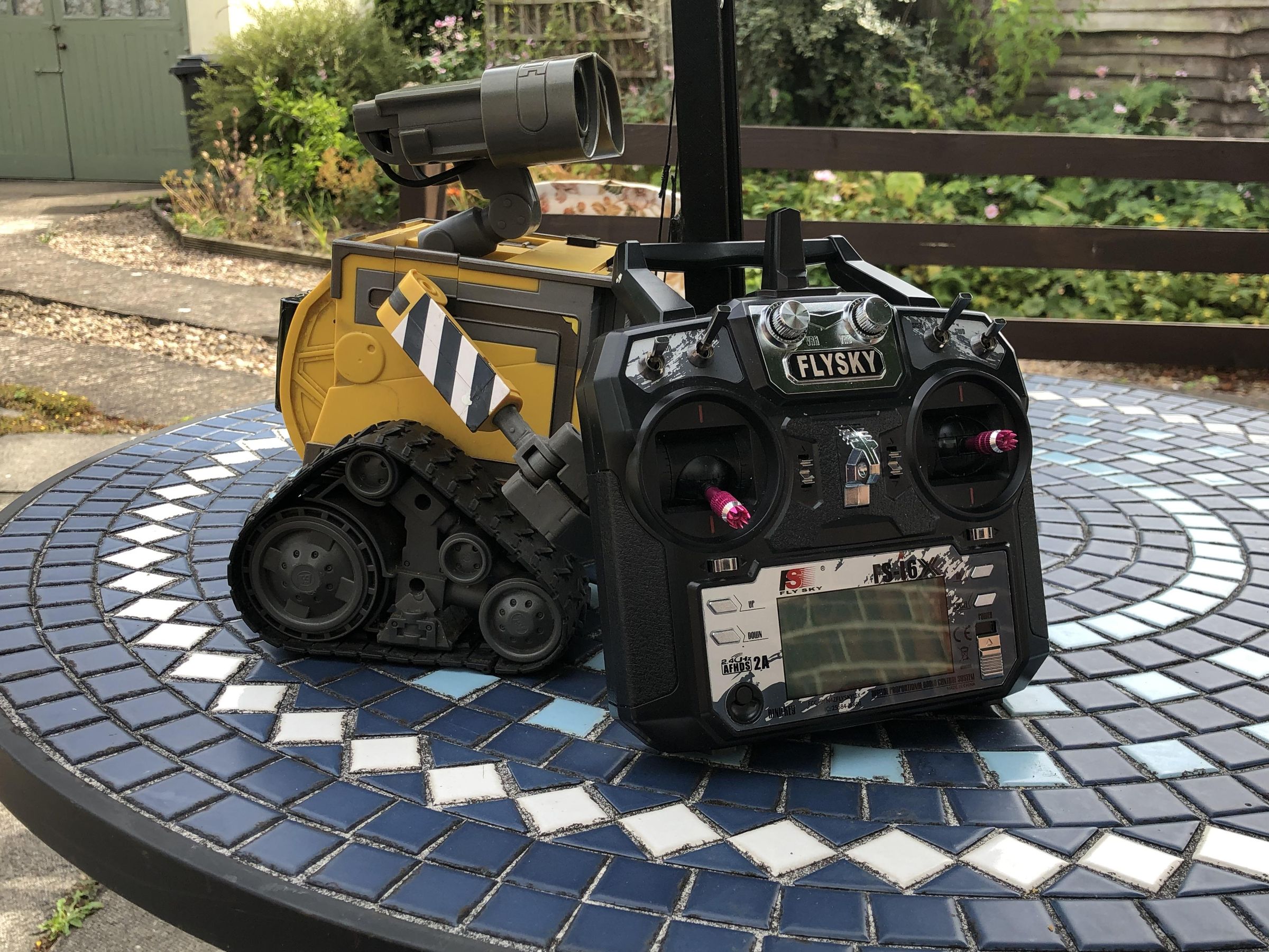 Remote Controlled Wall-e U Command Forklift/Stacker With Fusion 360 : 6 ...
