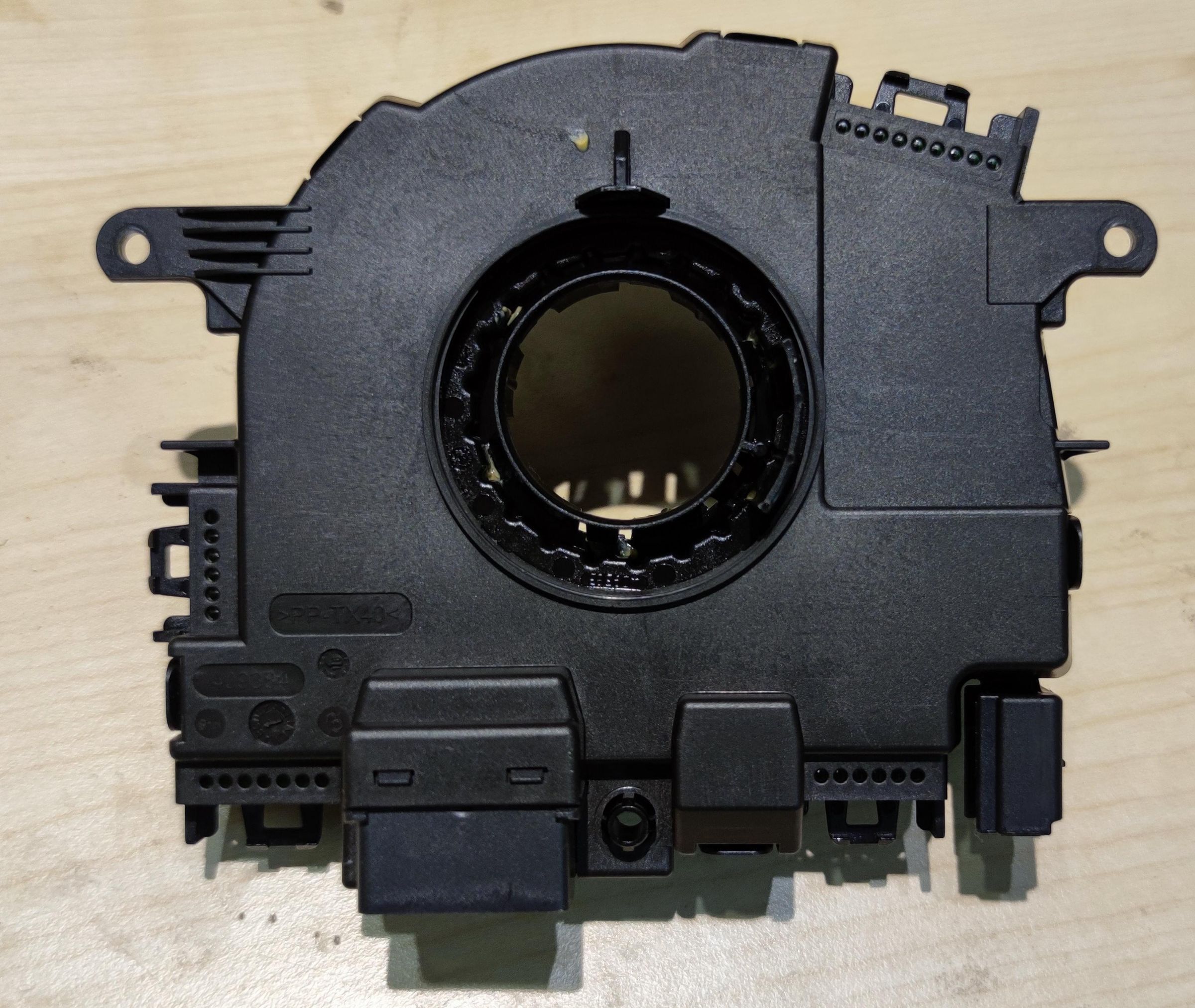Fixing a Clockspring of a VW Tiguan 2 : 10 Steps (with Pictures ...