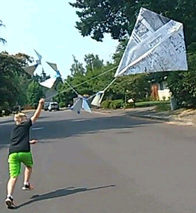 Newspaper Kite : 9 Steps (with Pictures) - Instructables