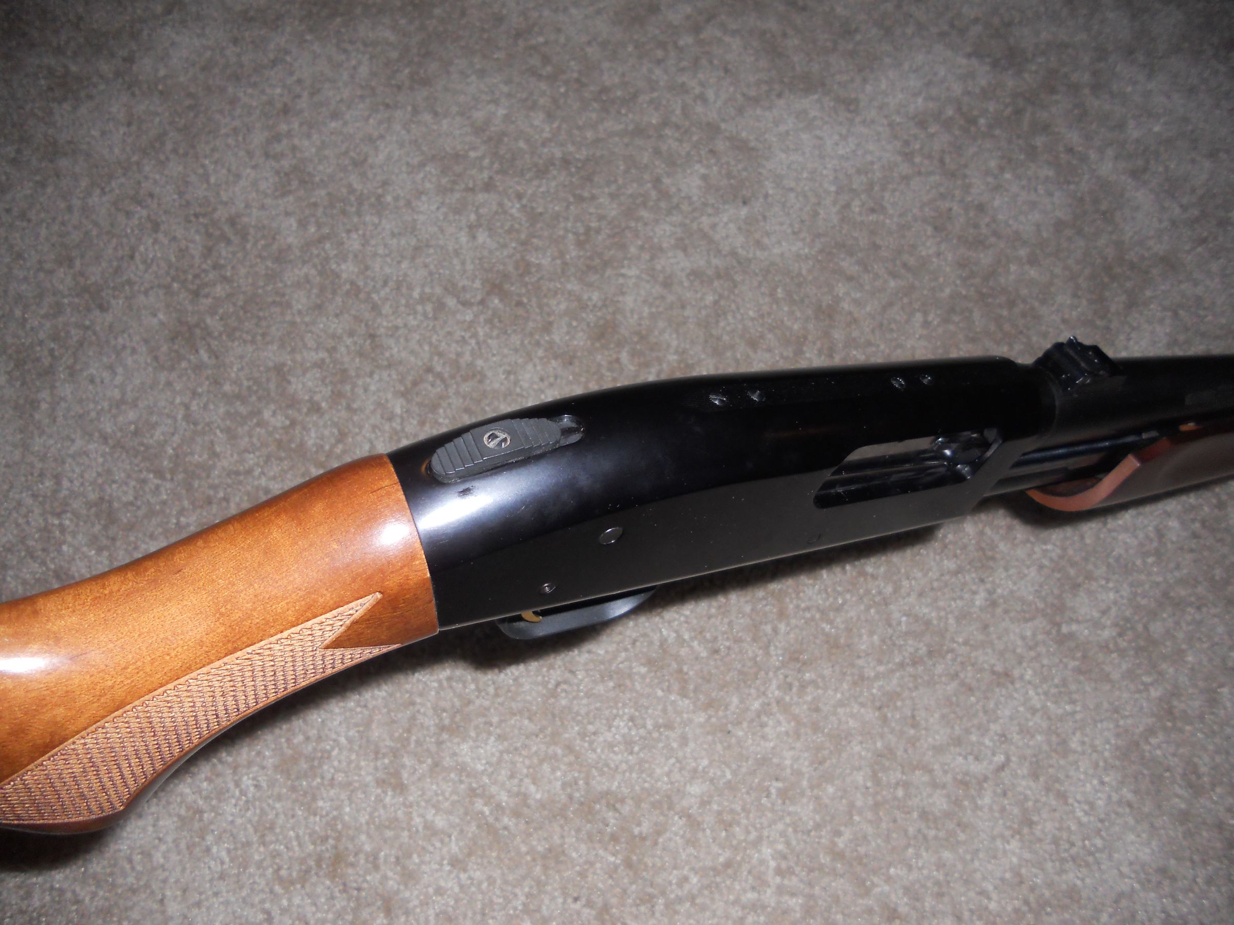 How to Disassemble a Mossberg 500 Series Shotgun : 9 Steps - Instructables