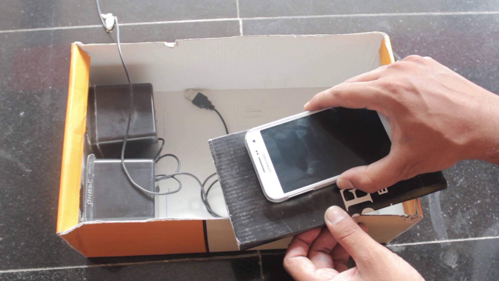 DIY Make Light Bulb Smart Phone Projector at Home Easy Way : 9 Steps ...