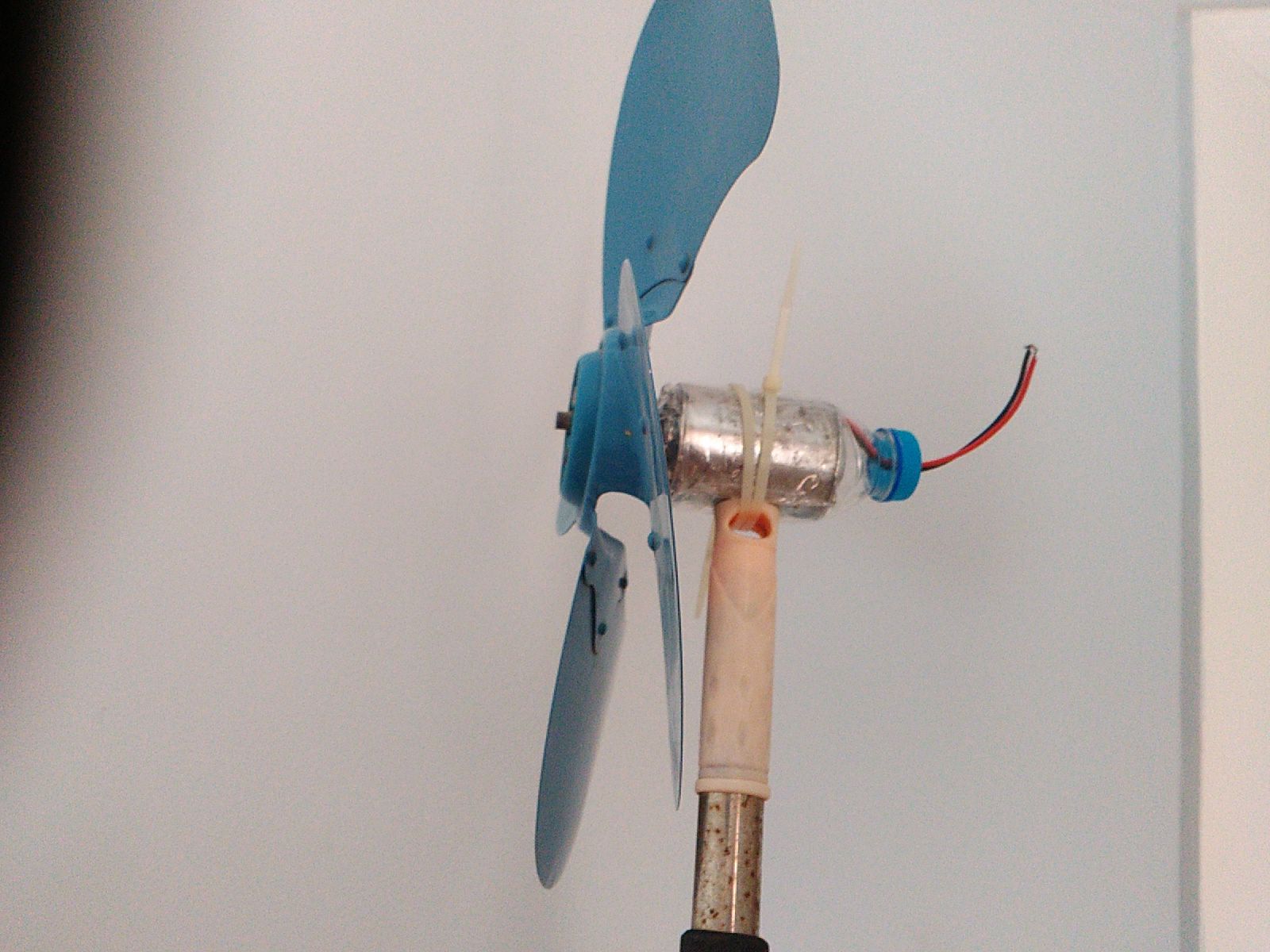 TurbineOne V2 : Super Simple Wind Turbine You Can Make Now : 5 Steps ...
