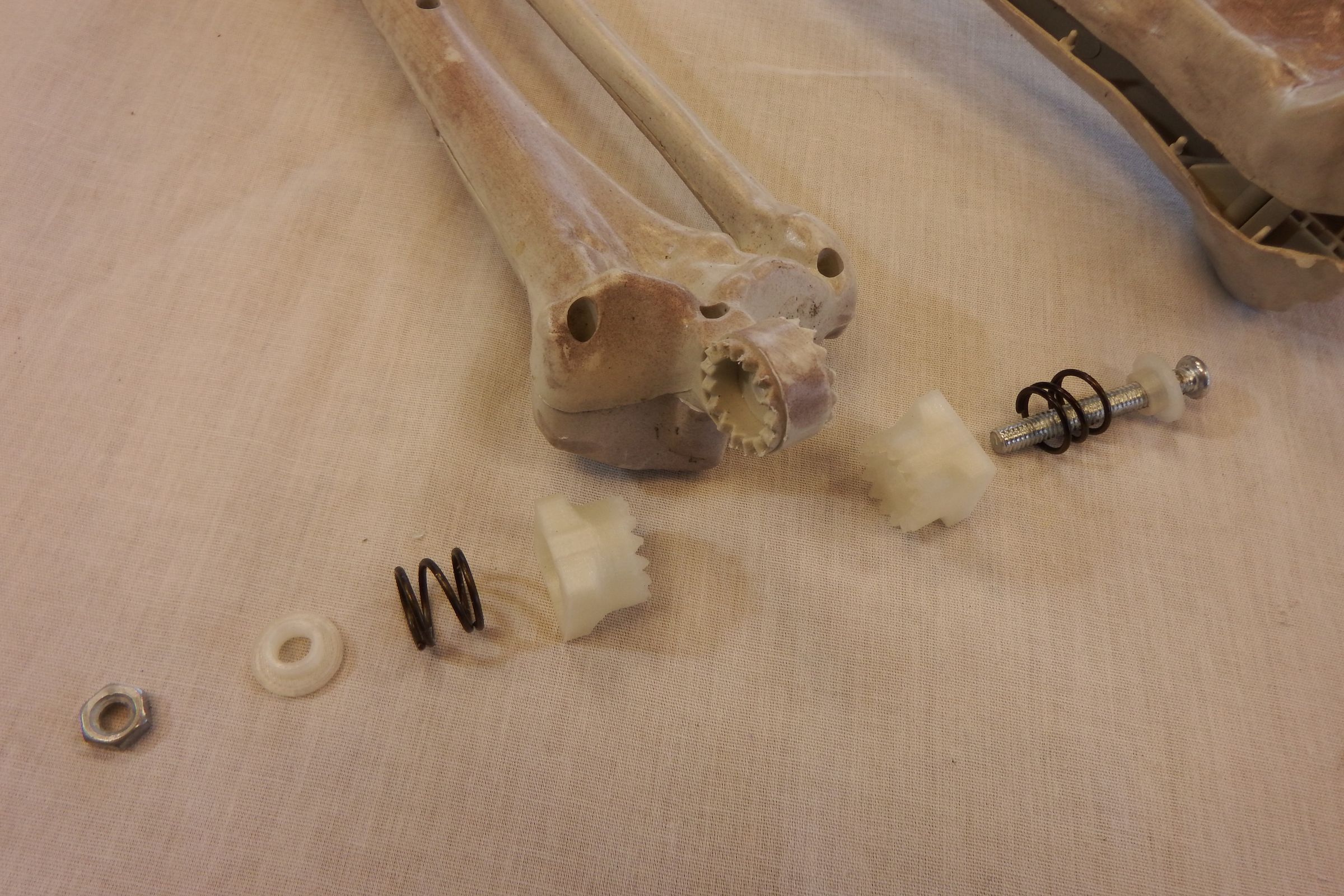 Hack and Repair Plastic Halloween Skeletons : 9 Steps - Instructables