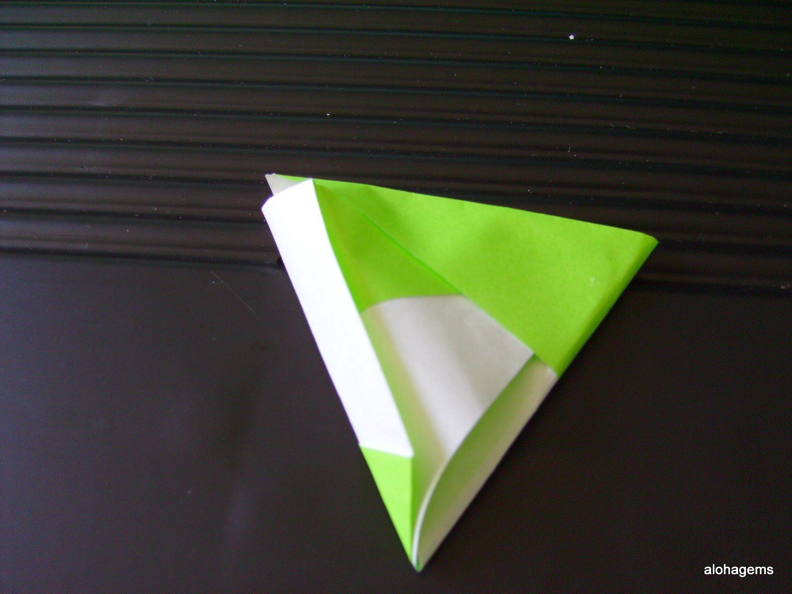 How to Make Origami of Equilateral Triangles With Pockets on Each Sides ...