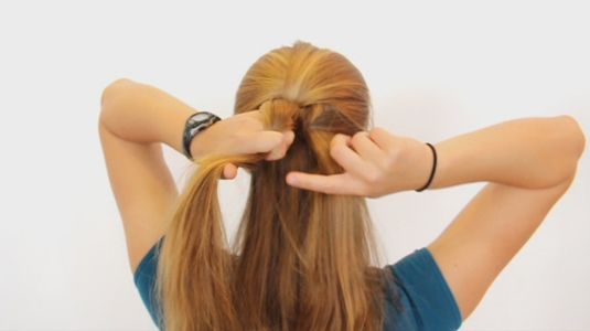 How to French Braid Your Own Hair : 10 Steps (with Pictures ...