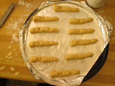 Realistic Hallowe'en Severed Finger Cookies : 8 Steps (with Pictures ...