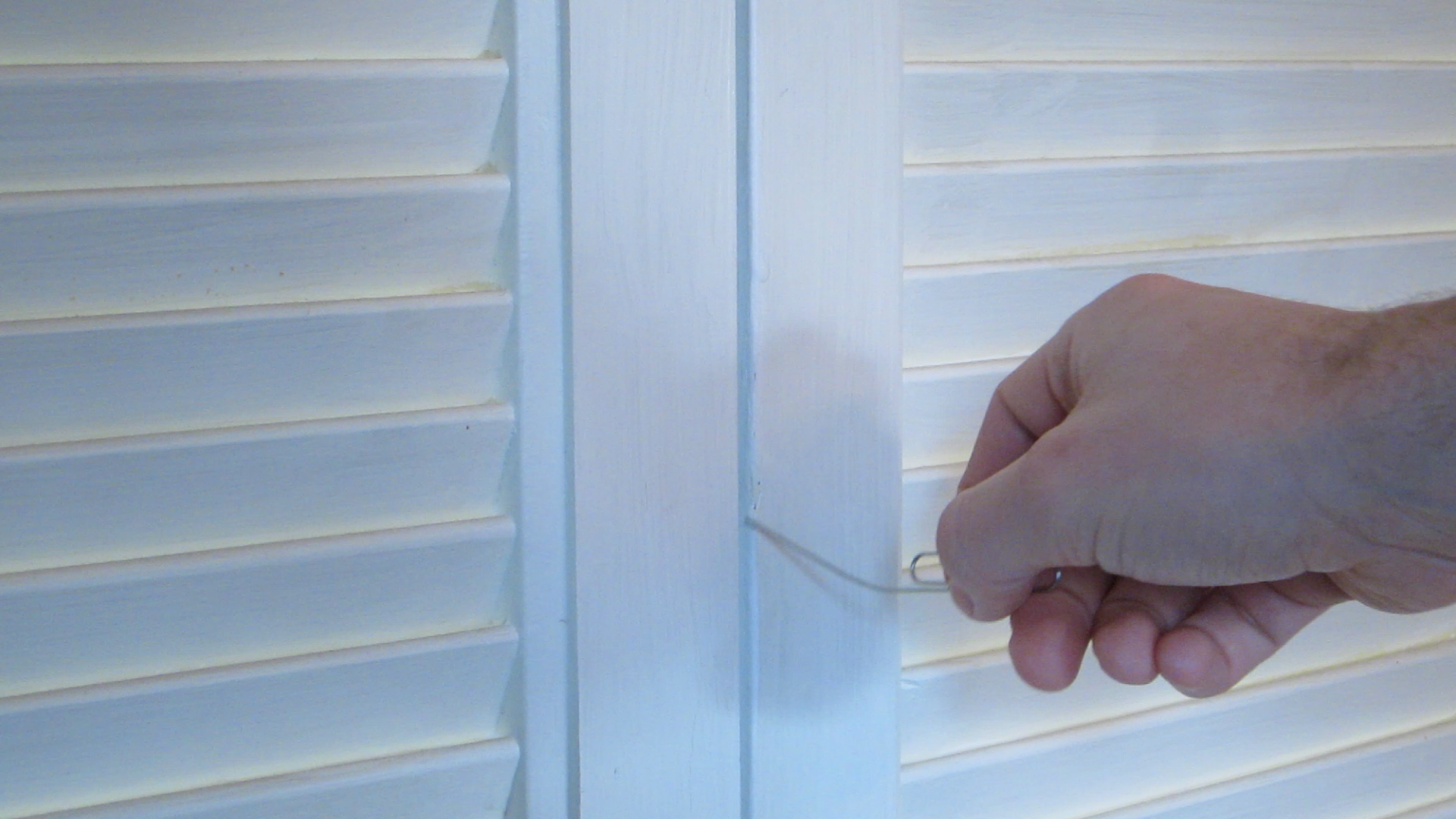 How to Pick Simple Locks/Latches With a Paper Clip : 6 Steps (with ...