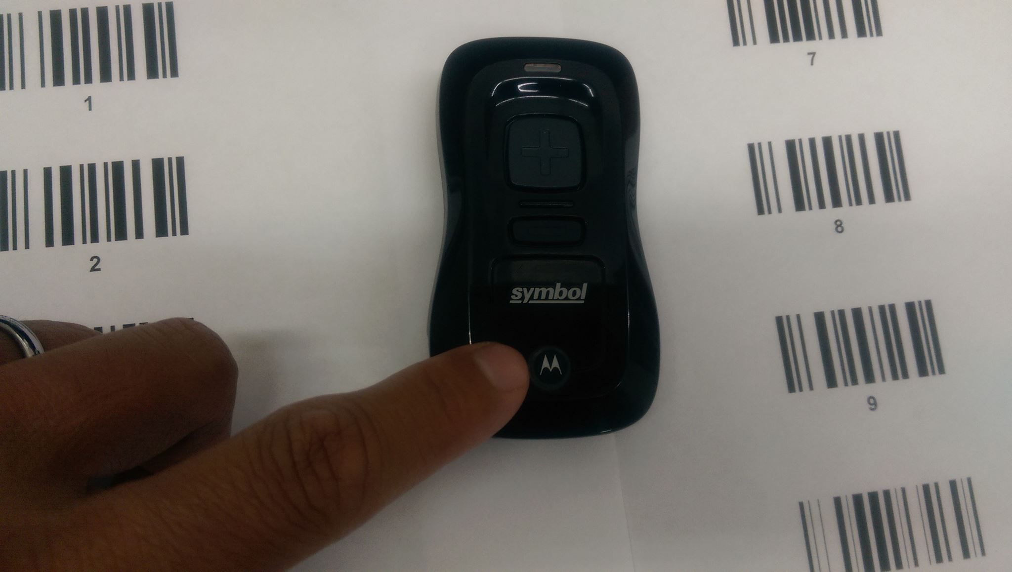 Pairing a Motorola Keychain Barcode Scanner With an IPad : 4 Steps ...