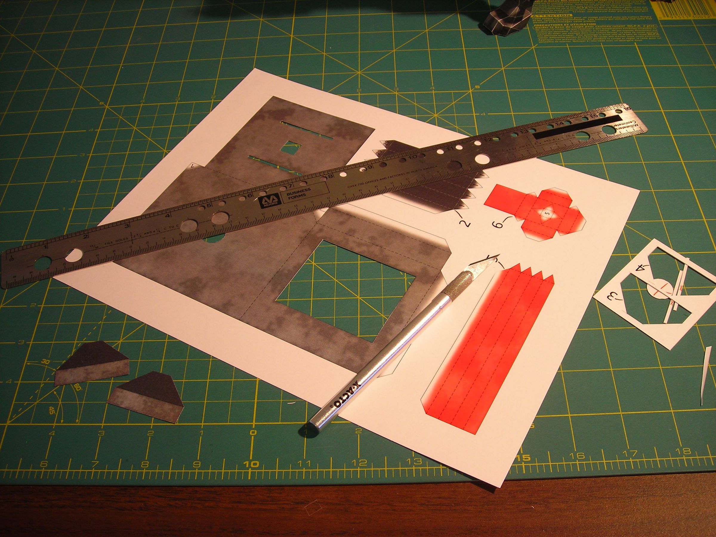 Walking Papercraft Mech Warrior : 20 Steps (with Pictures) - Instructables