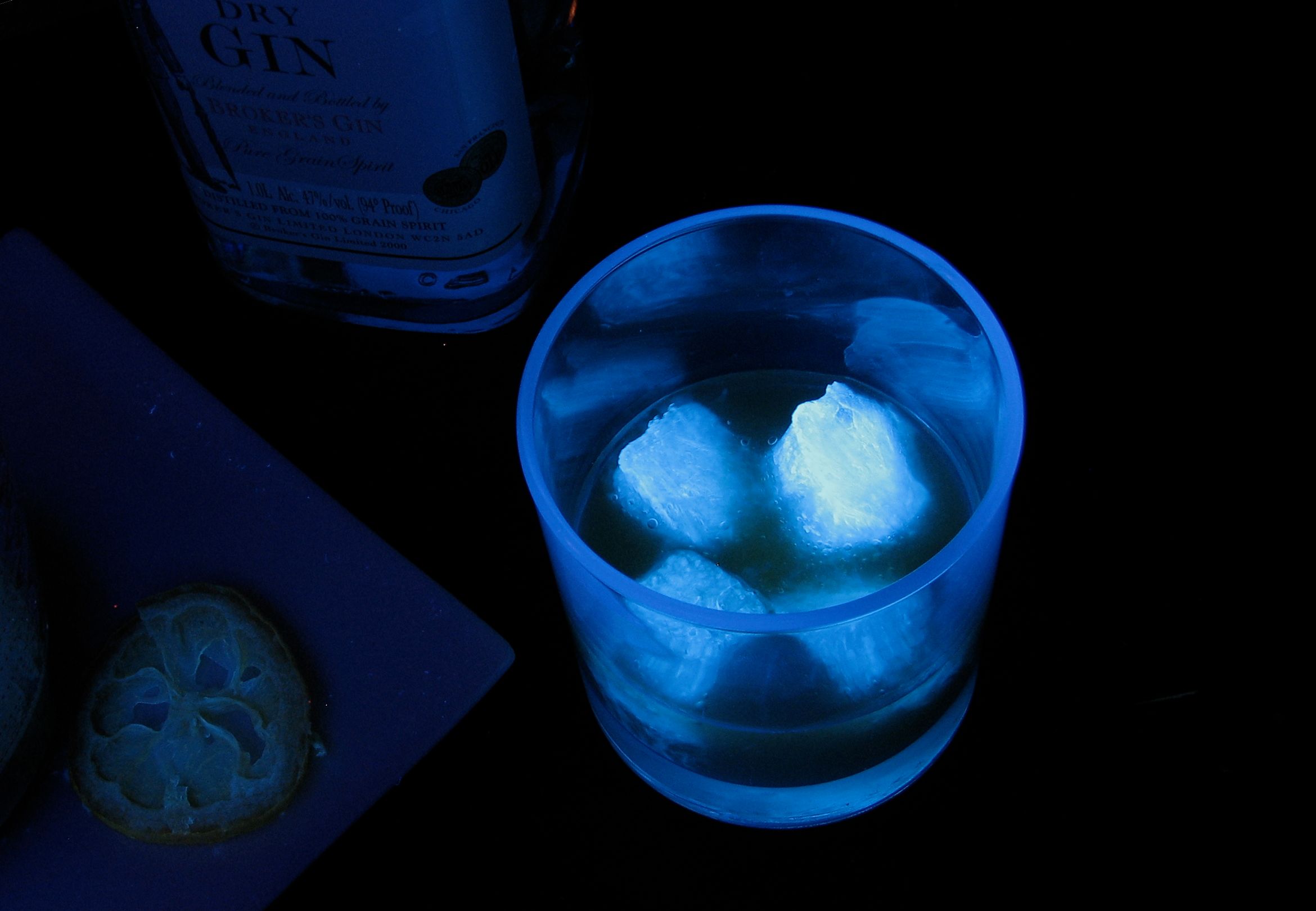 Glowing Foods! Cooking Colorfully in Ultraviolet Light. - Instructables