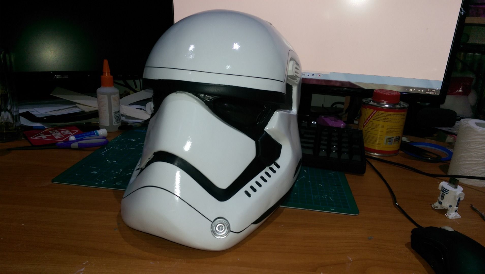 1st Order Stormtrooper Helmet : 7 Steps (with Pictures) - Instructables