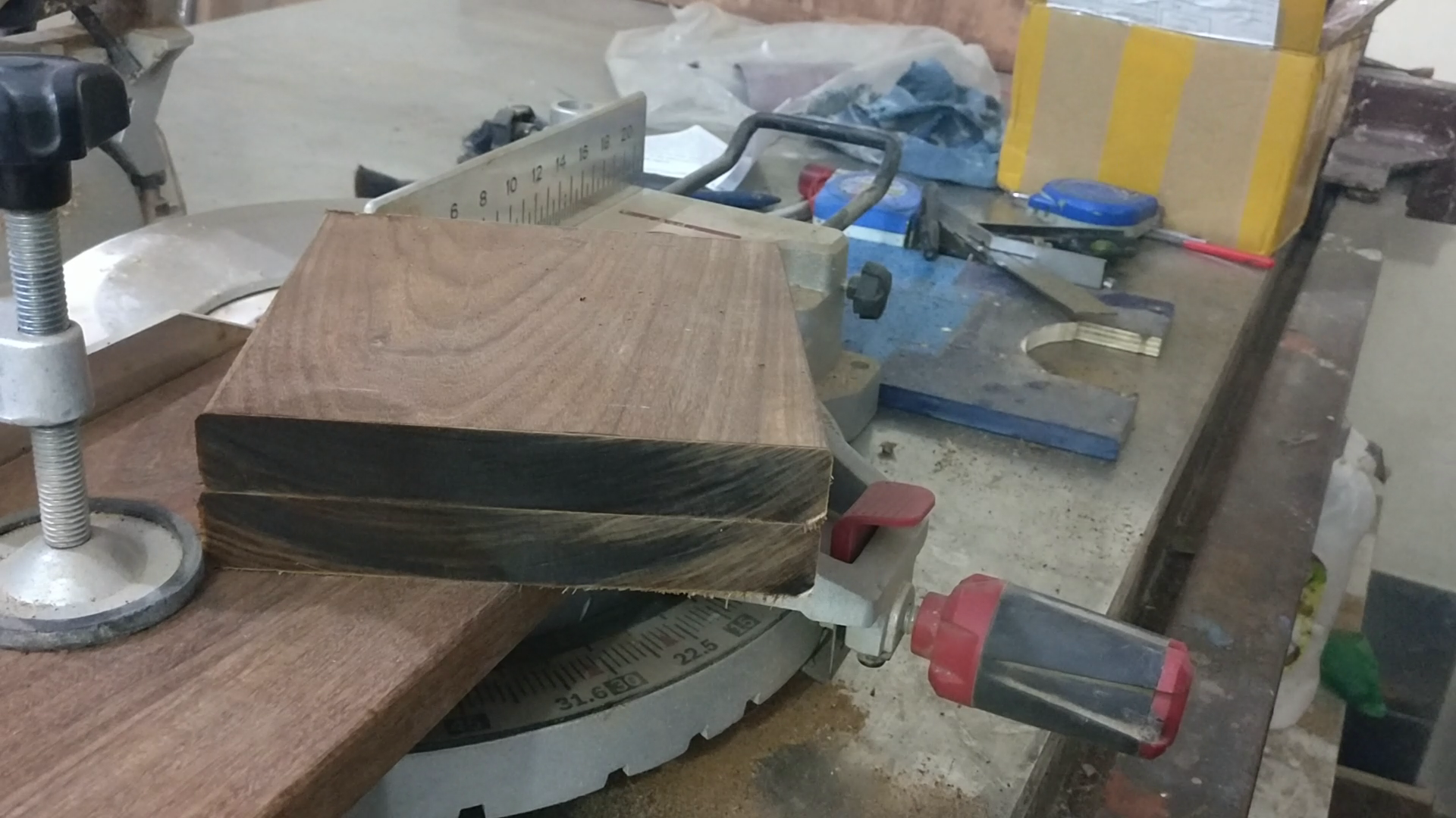 RGB Alienware Headphone Stand : 13 Steps (with Pictures) - Instructables