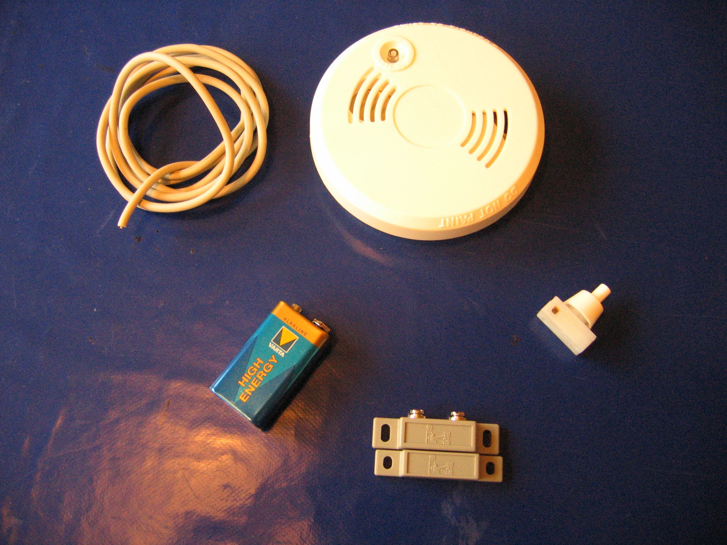 Super Simple Door Alarm : 5 Steps - Instructables