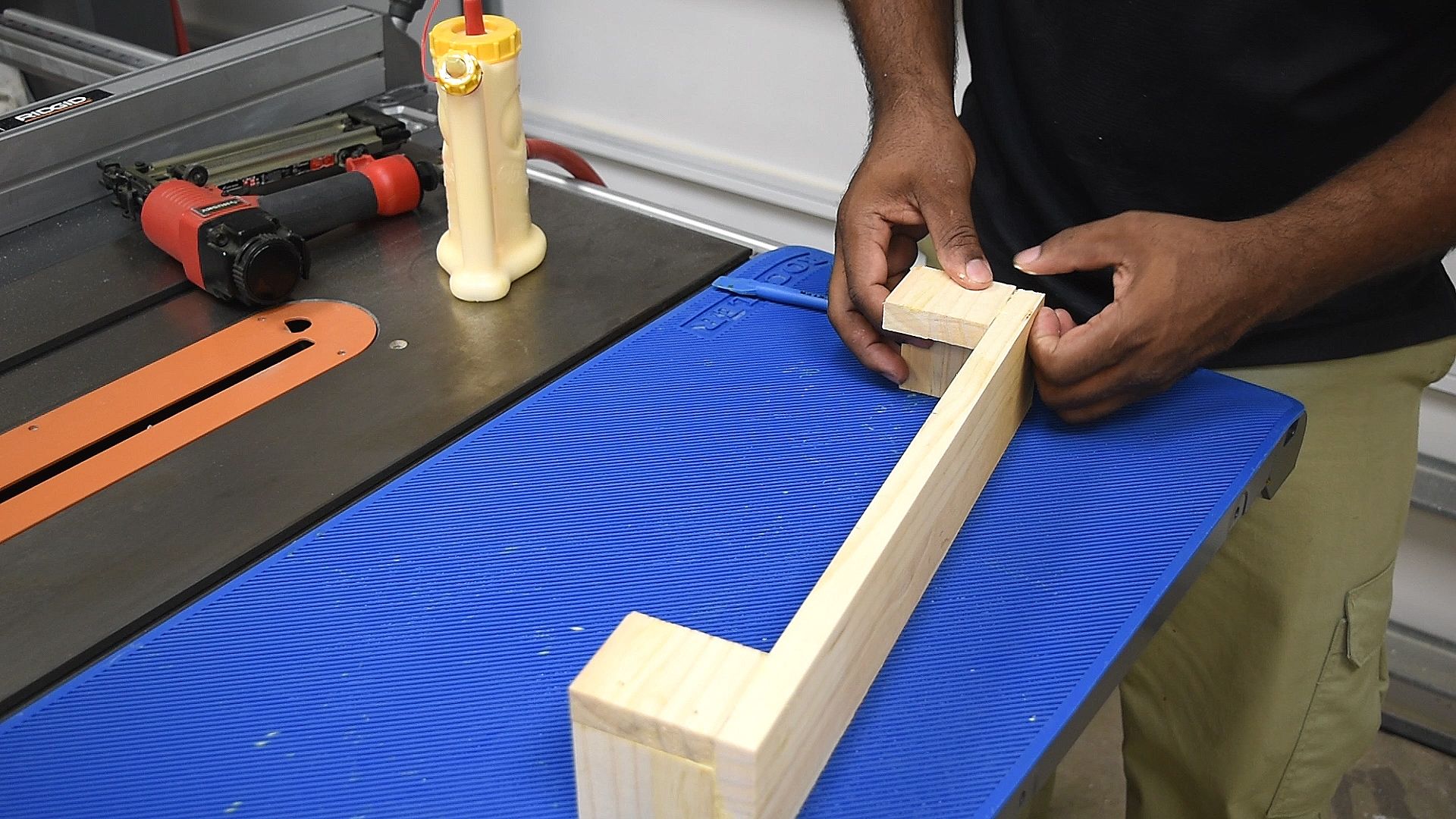 DIY Makeup Vanity Desk : 9 Steps (with Pictures) - Instructables