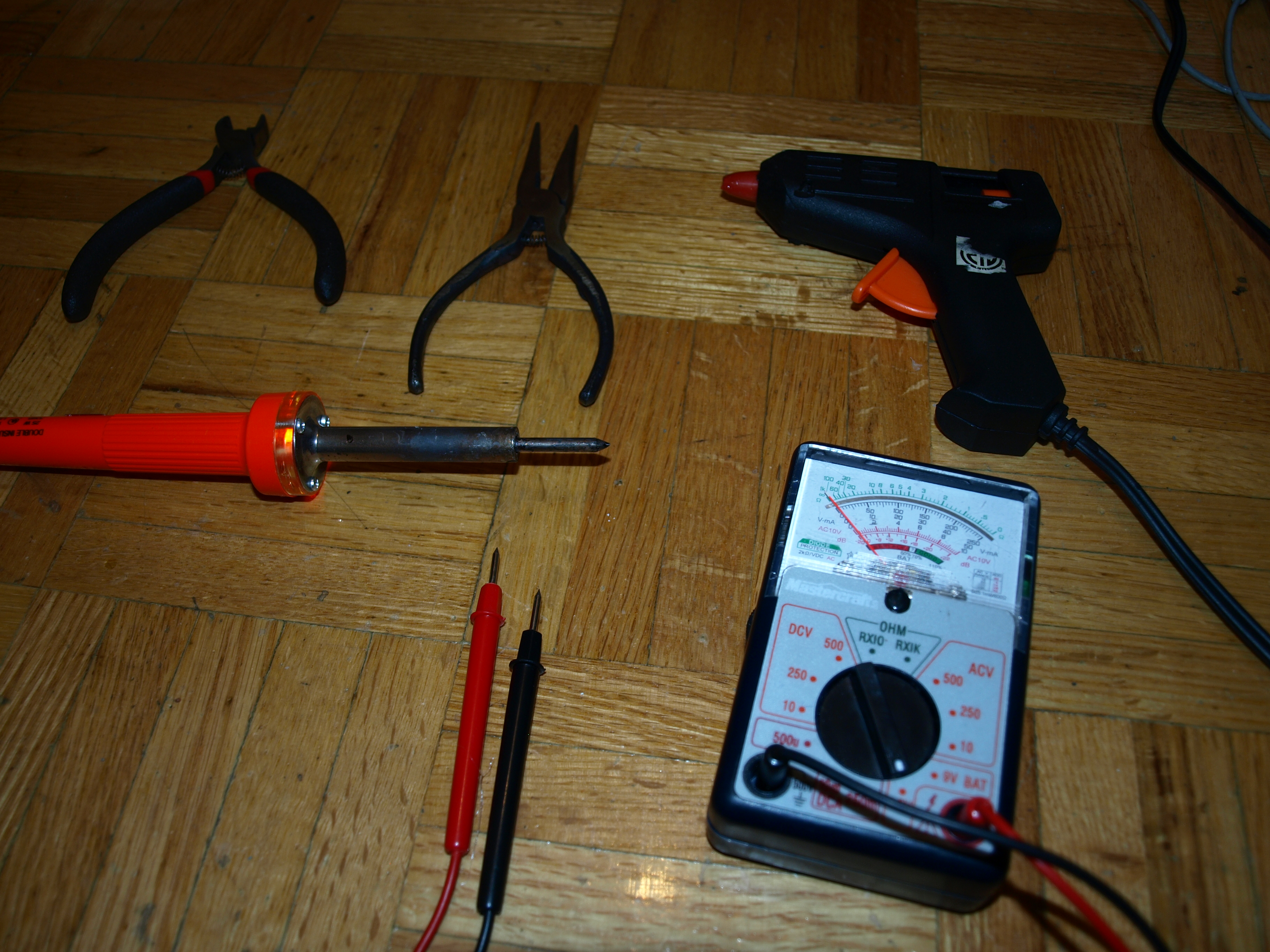 How to Make a Very Simple Robot : 16 Steps - Instructables