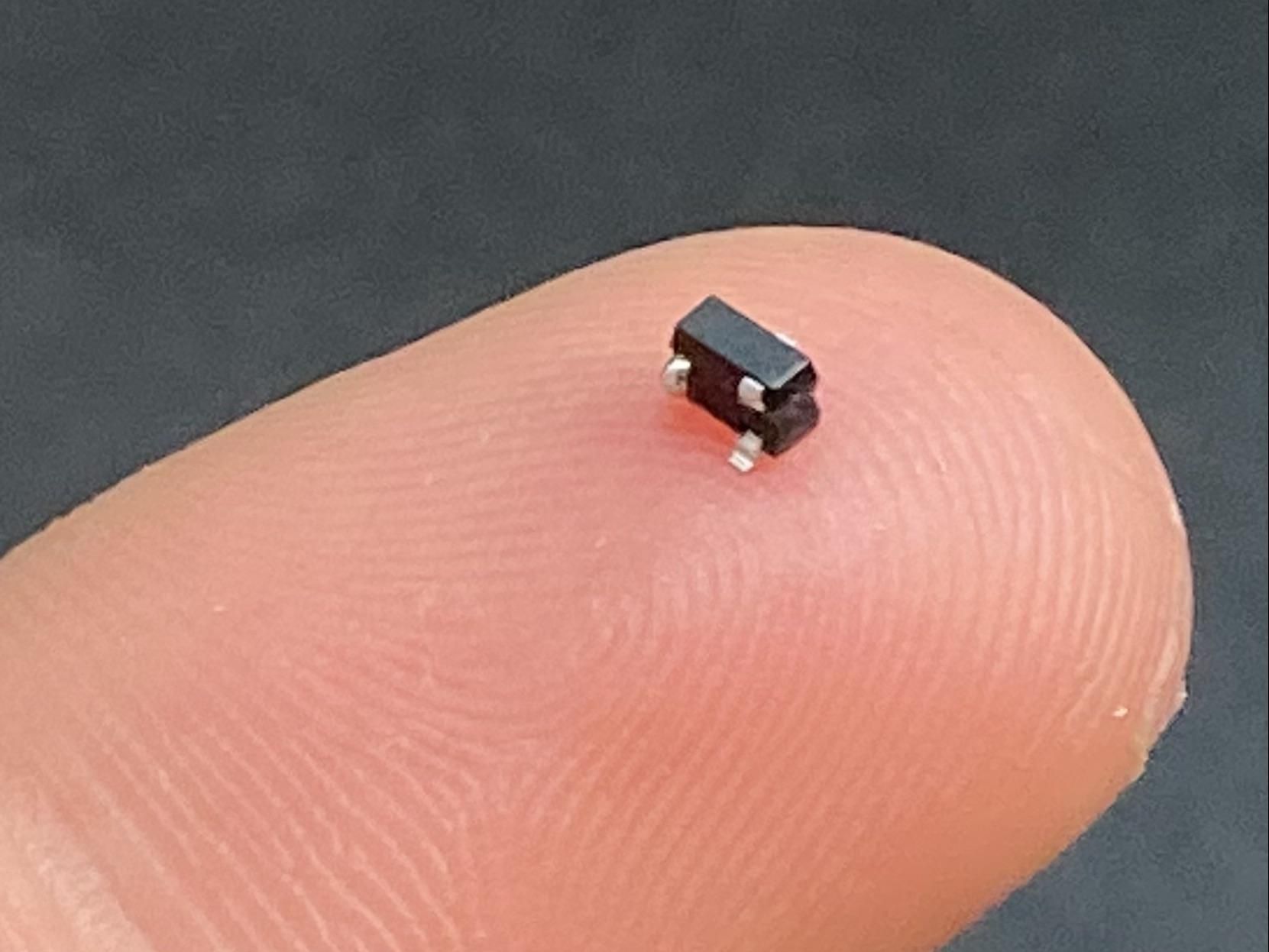 Tiny, Solar Powered, Light Seeking BEAM Bot (Mini Photopopper) : 18 ...