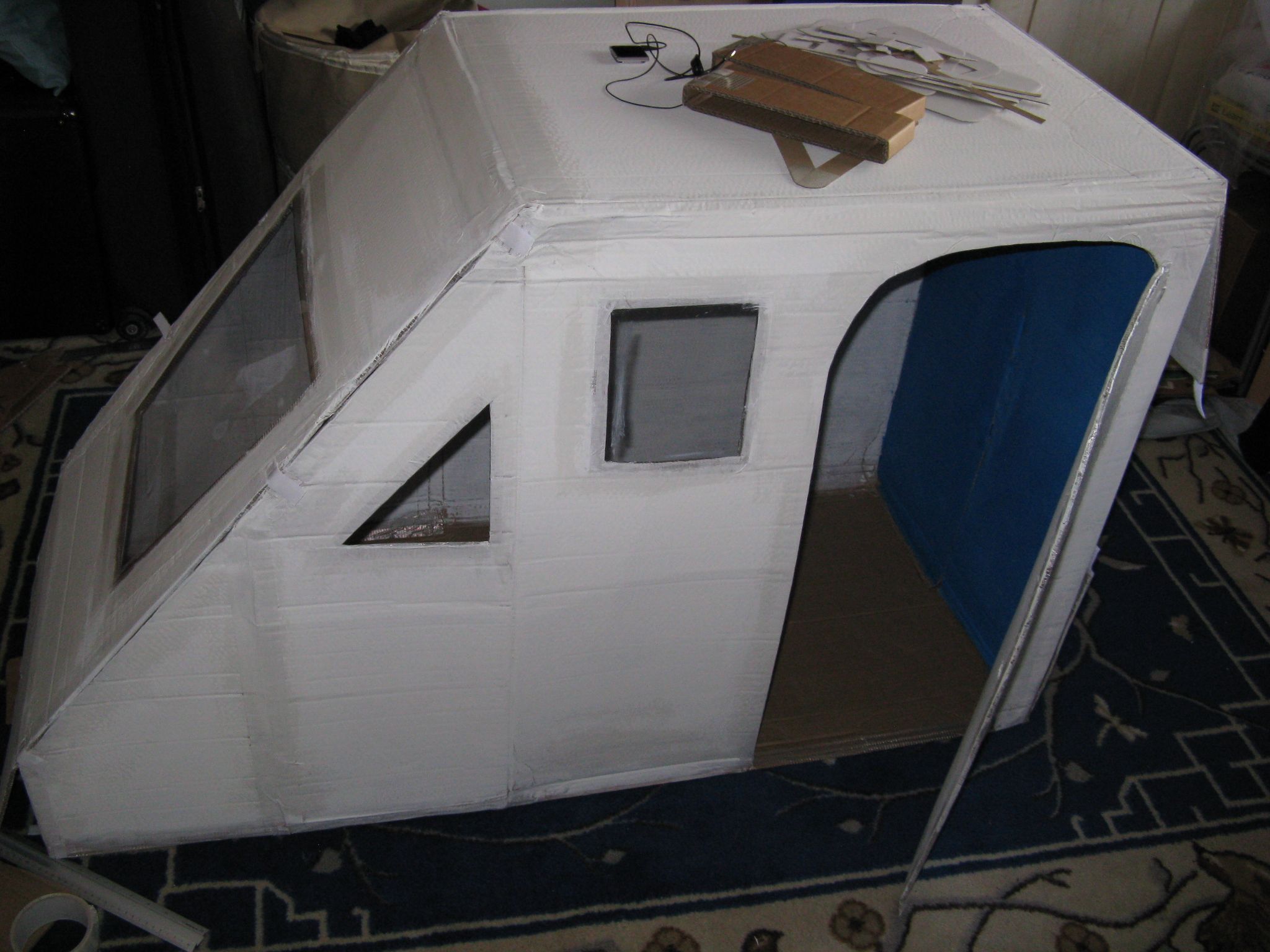 Spaceship for Kids Fold-able Made From Cardboard : 5 Steps (with ...