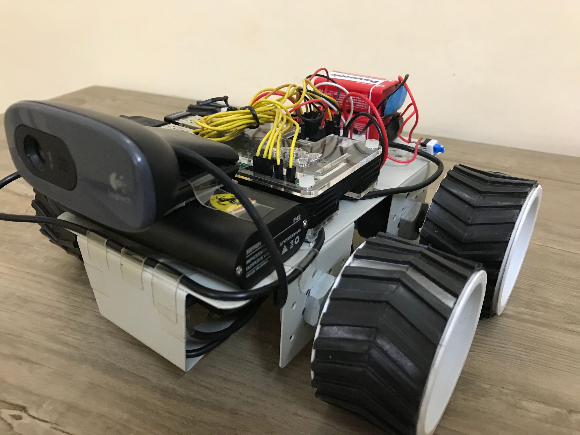 Raspberry Pi Wifi Controlled Video Streaming Robot : 8 Steps (with ...